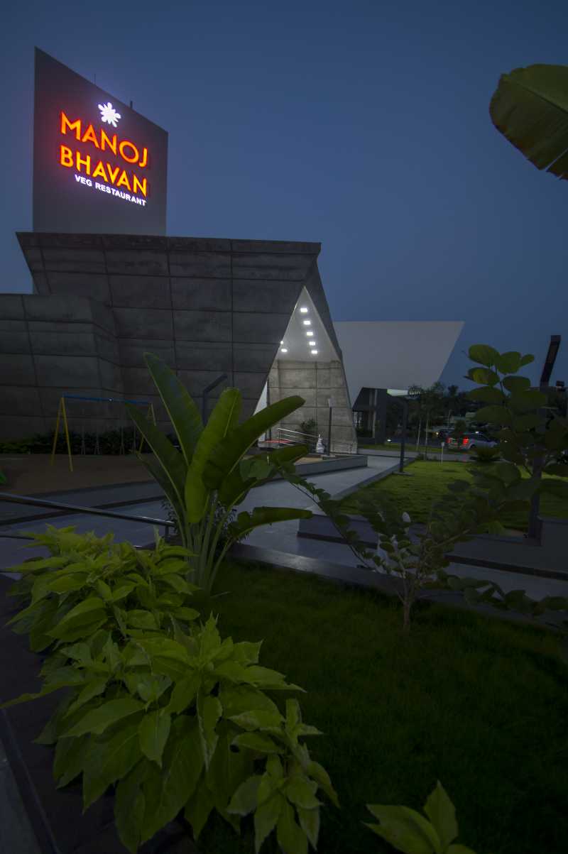MANOJ BHAVAN - Chennai/Trichy Highway Restaurant by Murali Architects ...