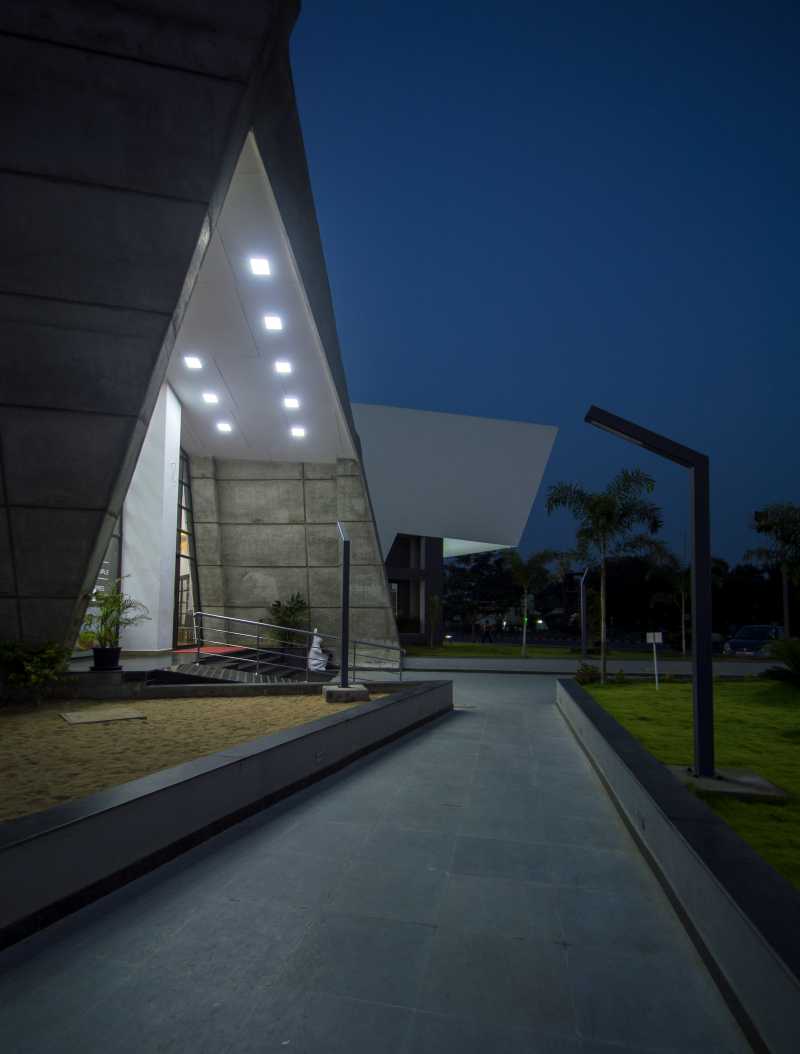 MANOJ BHAVAN - Chennai/Trichy Highway Restaurant by Murali Architects ...