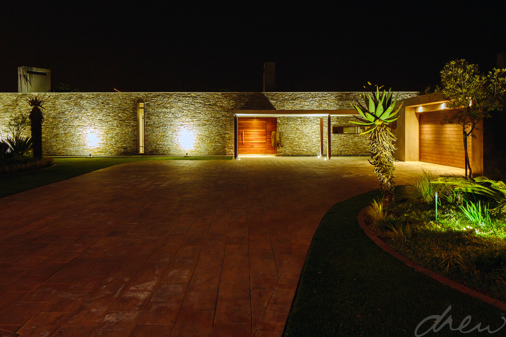 spine wall house by Drew Architects + Interiors - Architizer