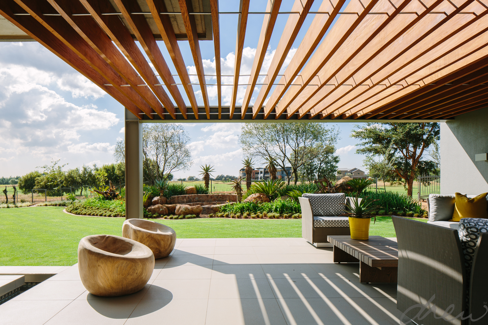 two floating boxes by Drew Architects + Interiors - Architizer