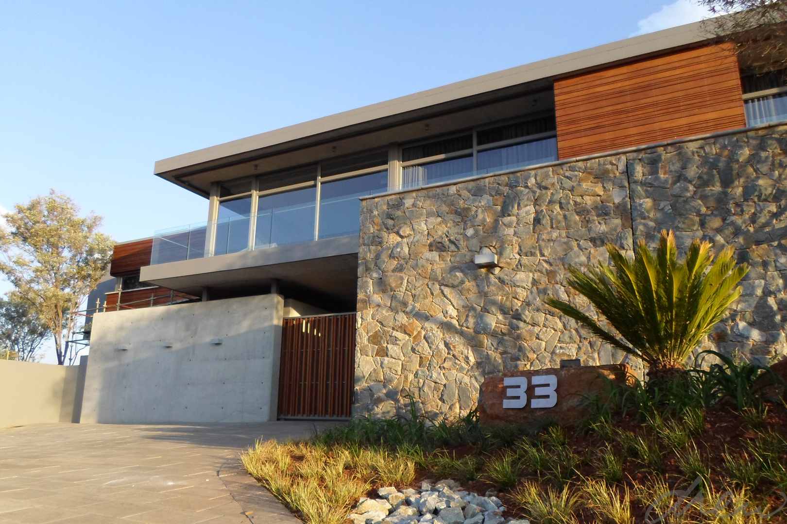 two floating boxes by Drew Architects + Interiors - Architizer