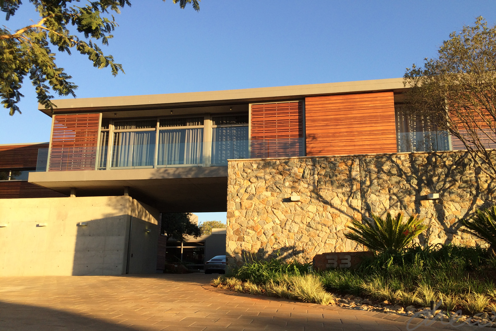two floating boxes by Drew Architects + Interiors - Architizer