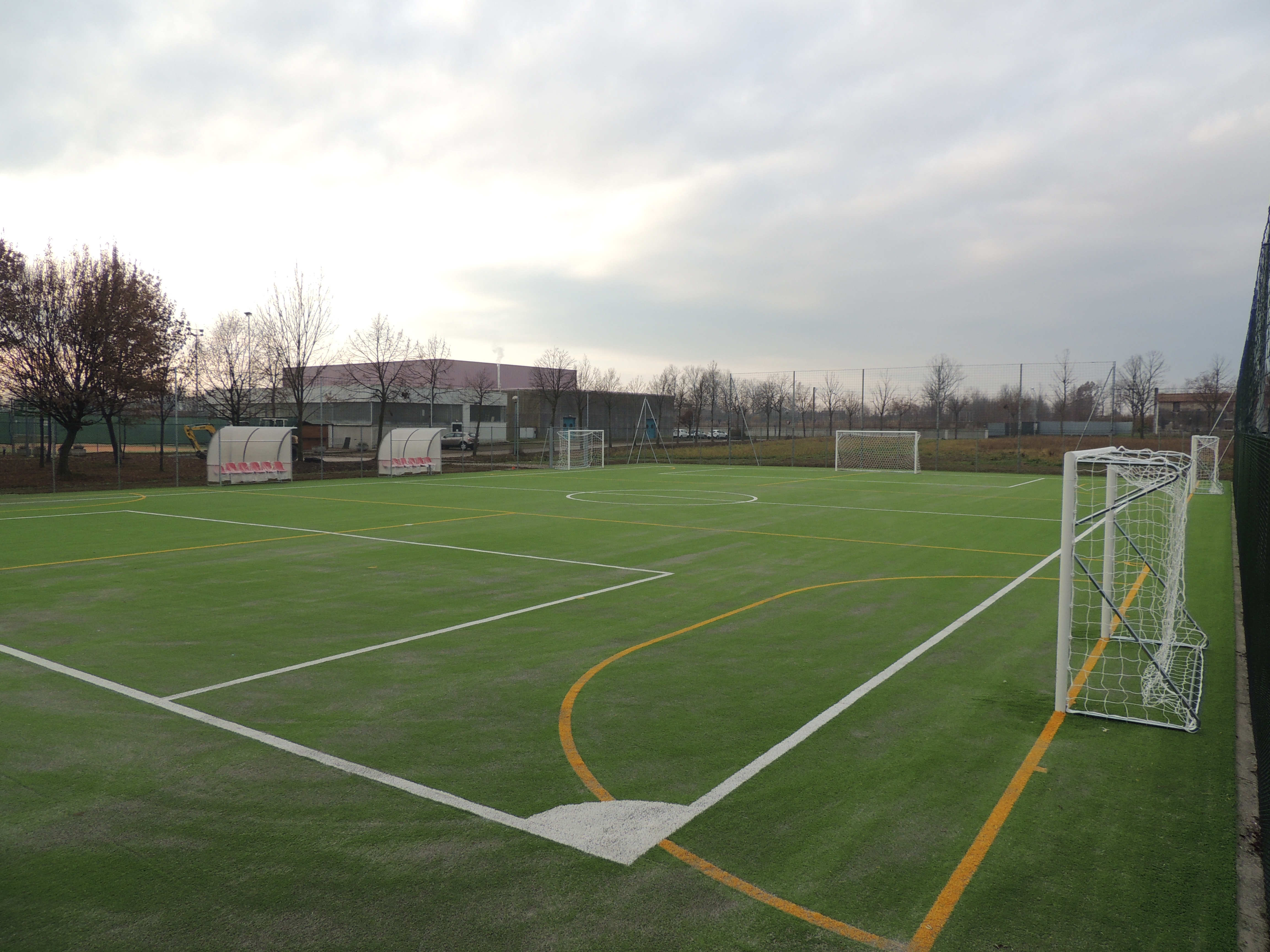 Sintetic football field by VITTORIO & ASSOCIATI Studio di Architettura ...