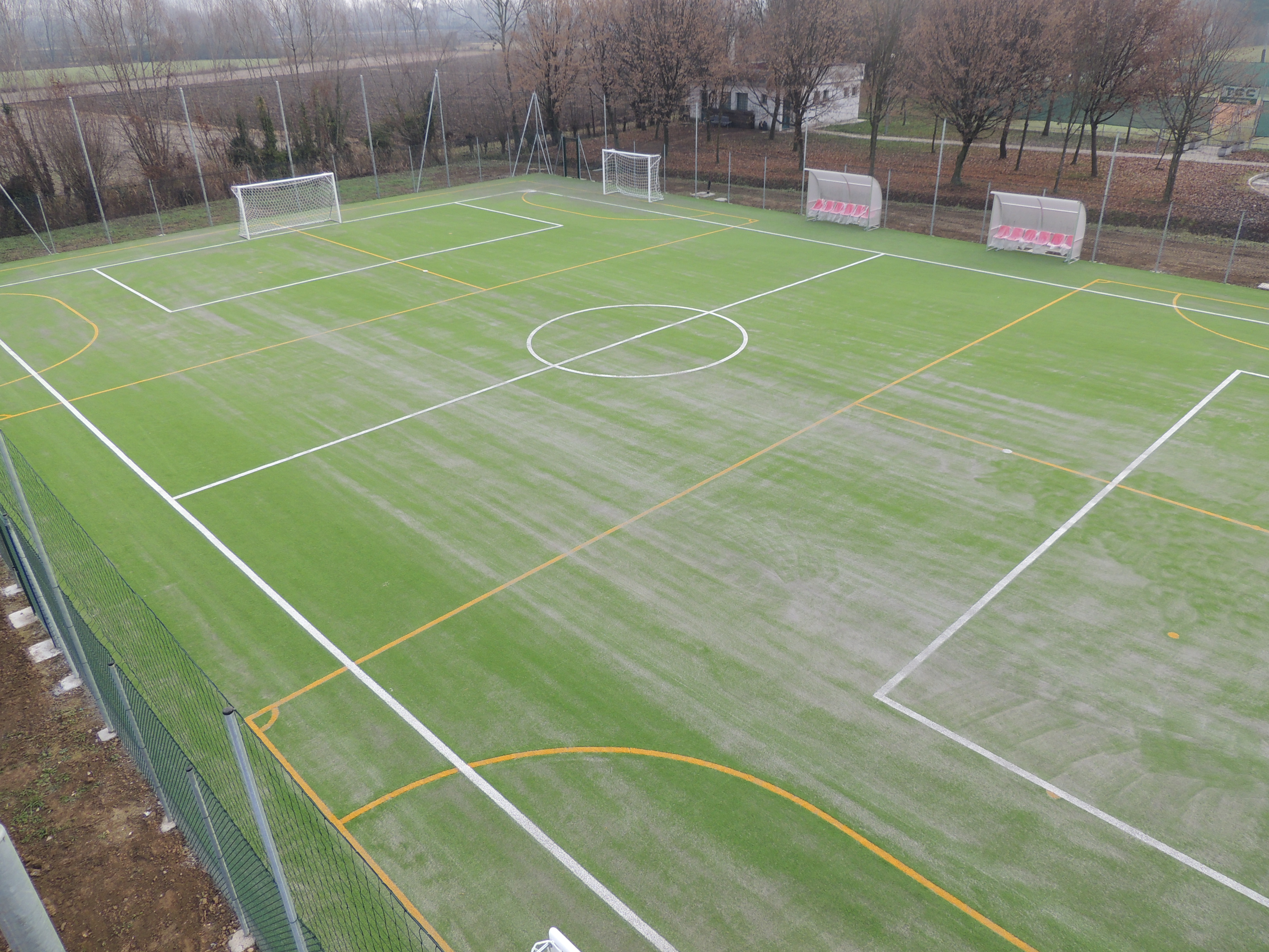 Sintetic football field by VITTORIO & ASSOCIATI Studio di Architettura ...