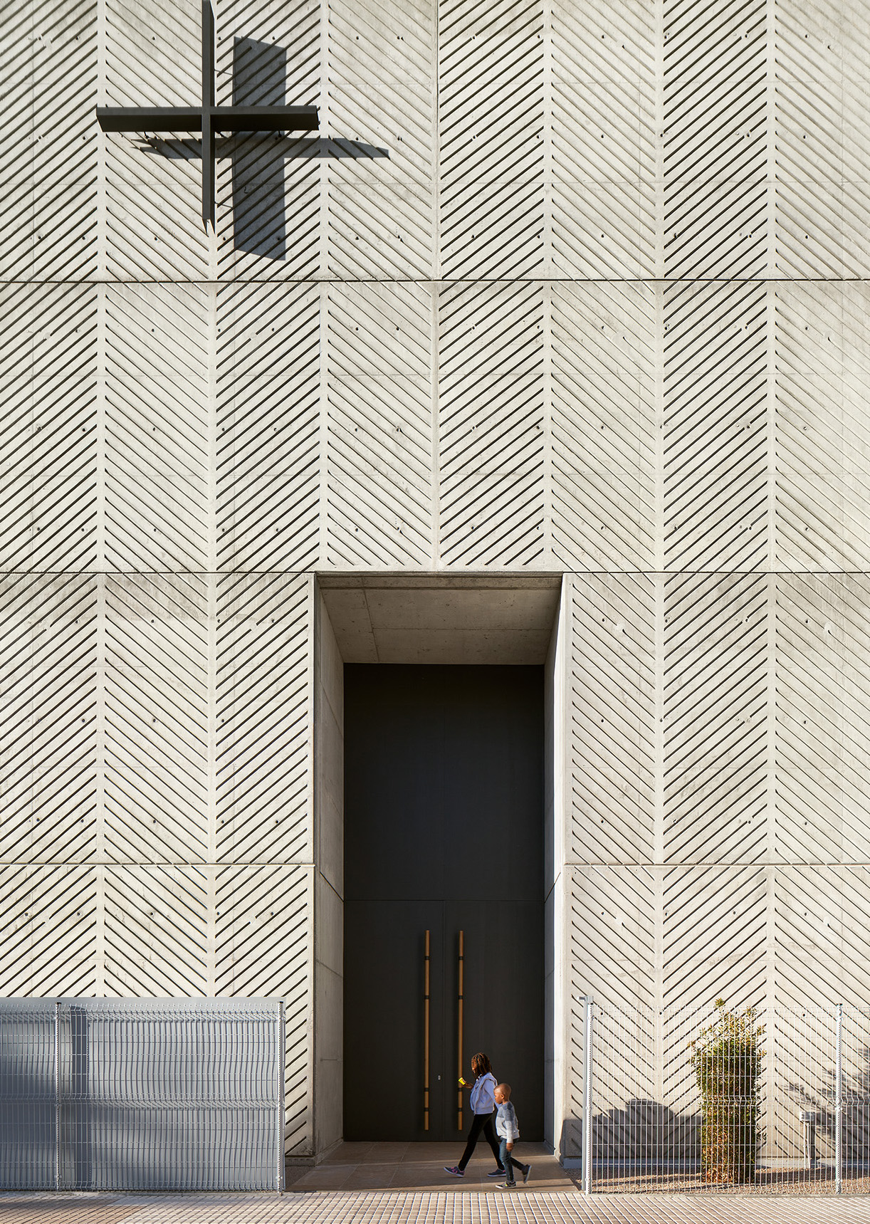 Church and Parish Center Santa Maria Assumpta by Gimeno Guitart ...