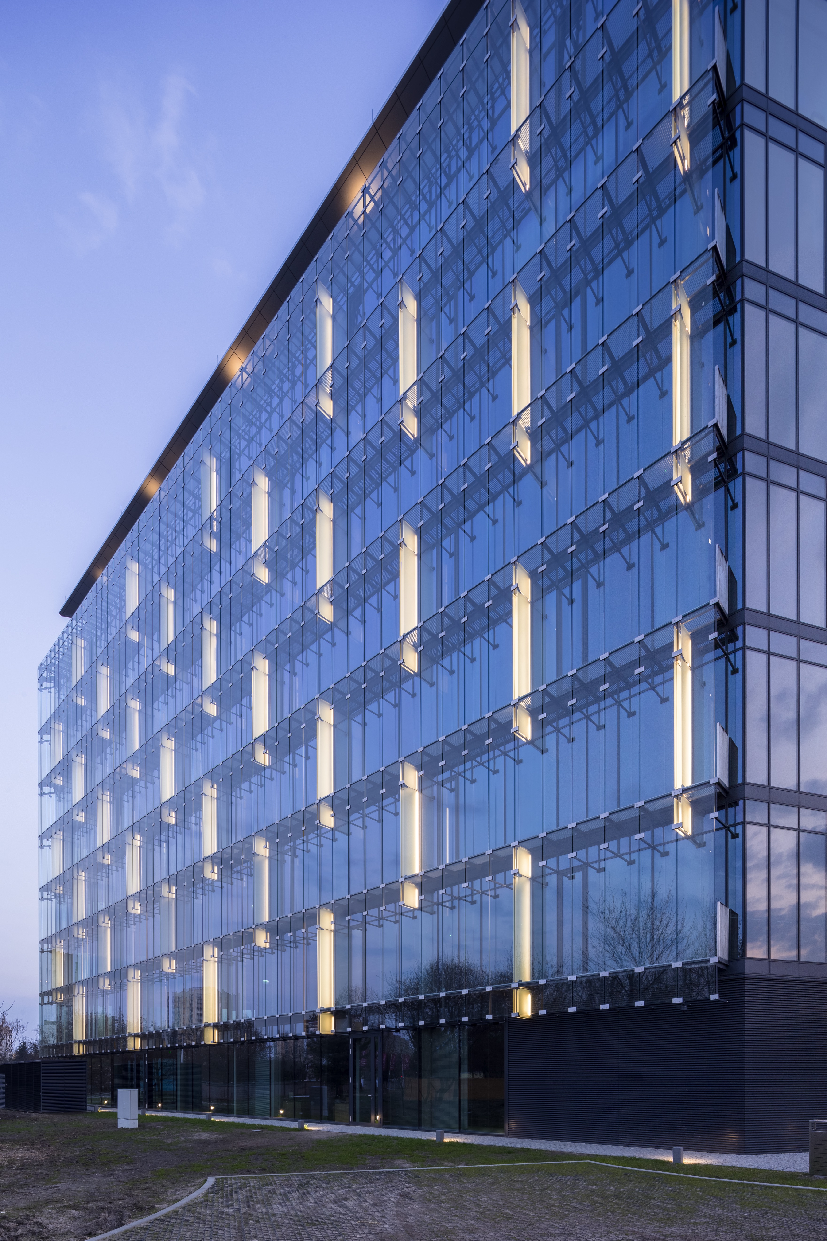 Pacific Office Building by Estudio Lamela Arquitectos - Architizer