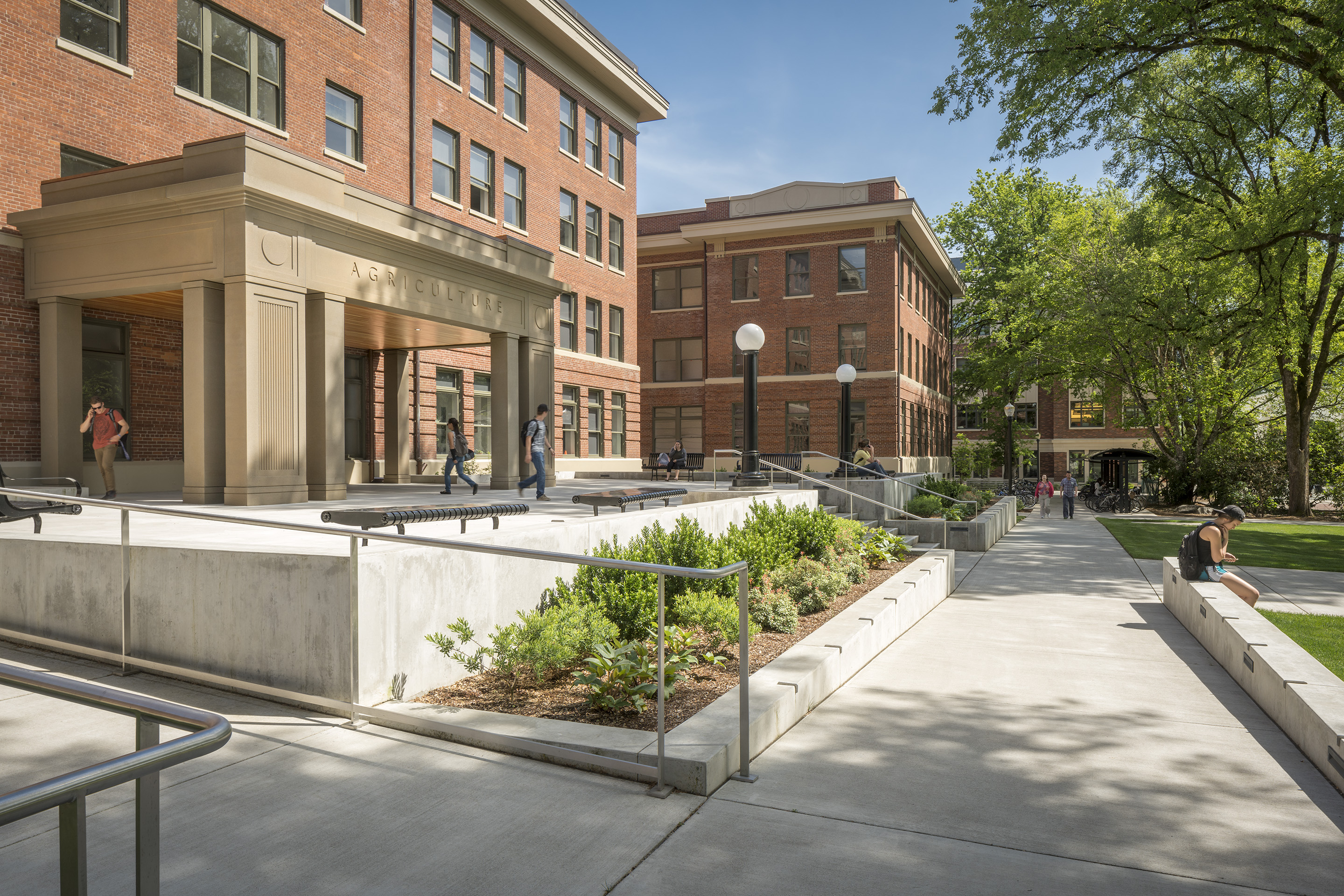 Oregon State University Strand Agriculture Hall by Hennebery Eddy ...