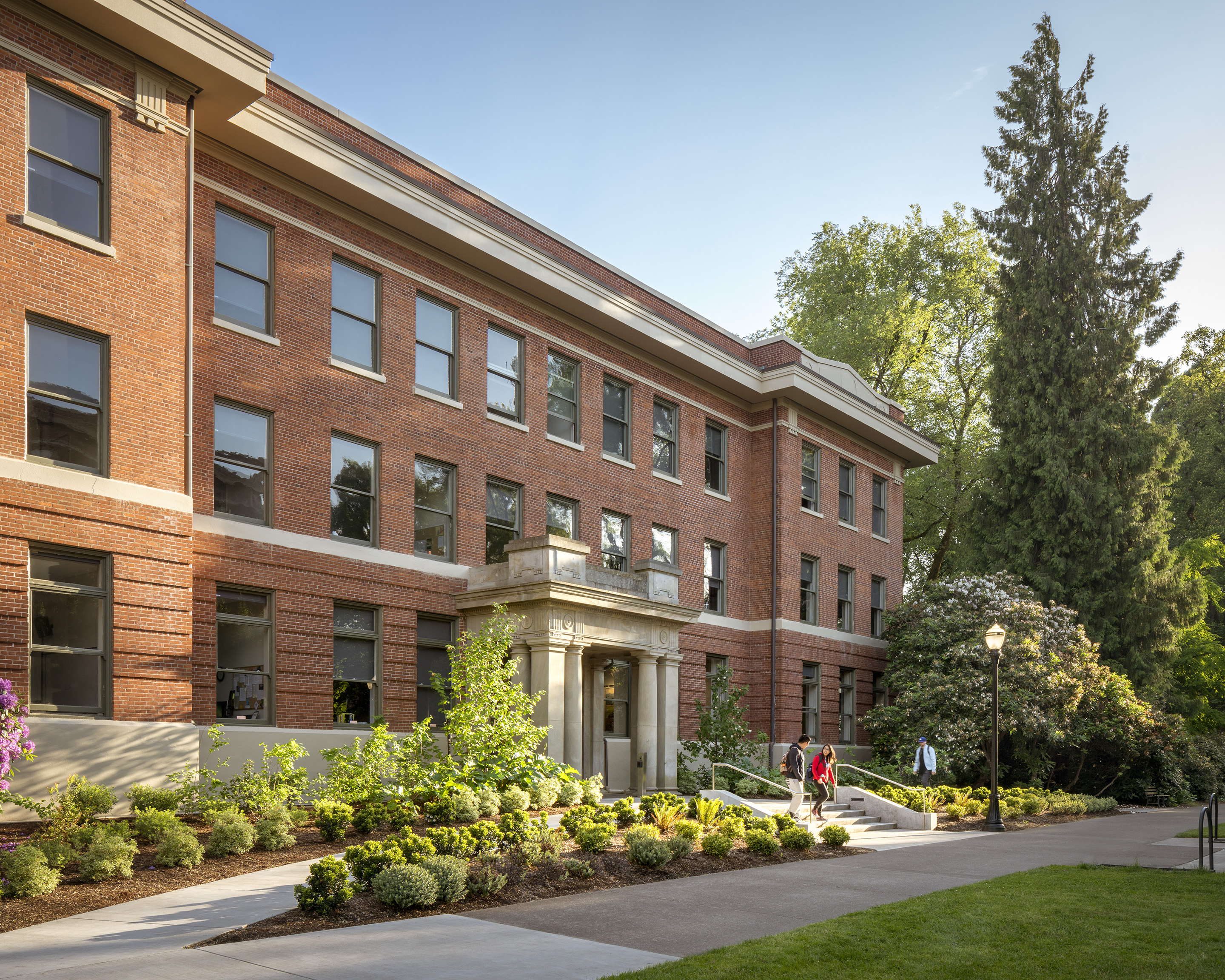 Oregon State University Strand Agriculture Hall by Hennebery Eddy ...