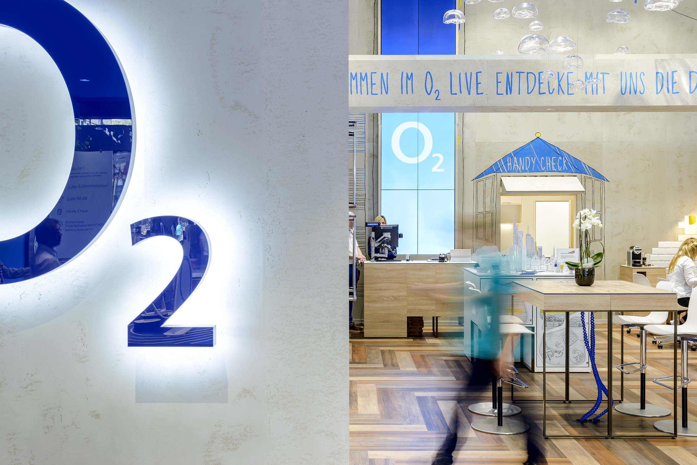 o2 Live Flagship Frankfurt/Main by hartmannvonsiebenthal the brand ...
