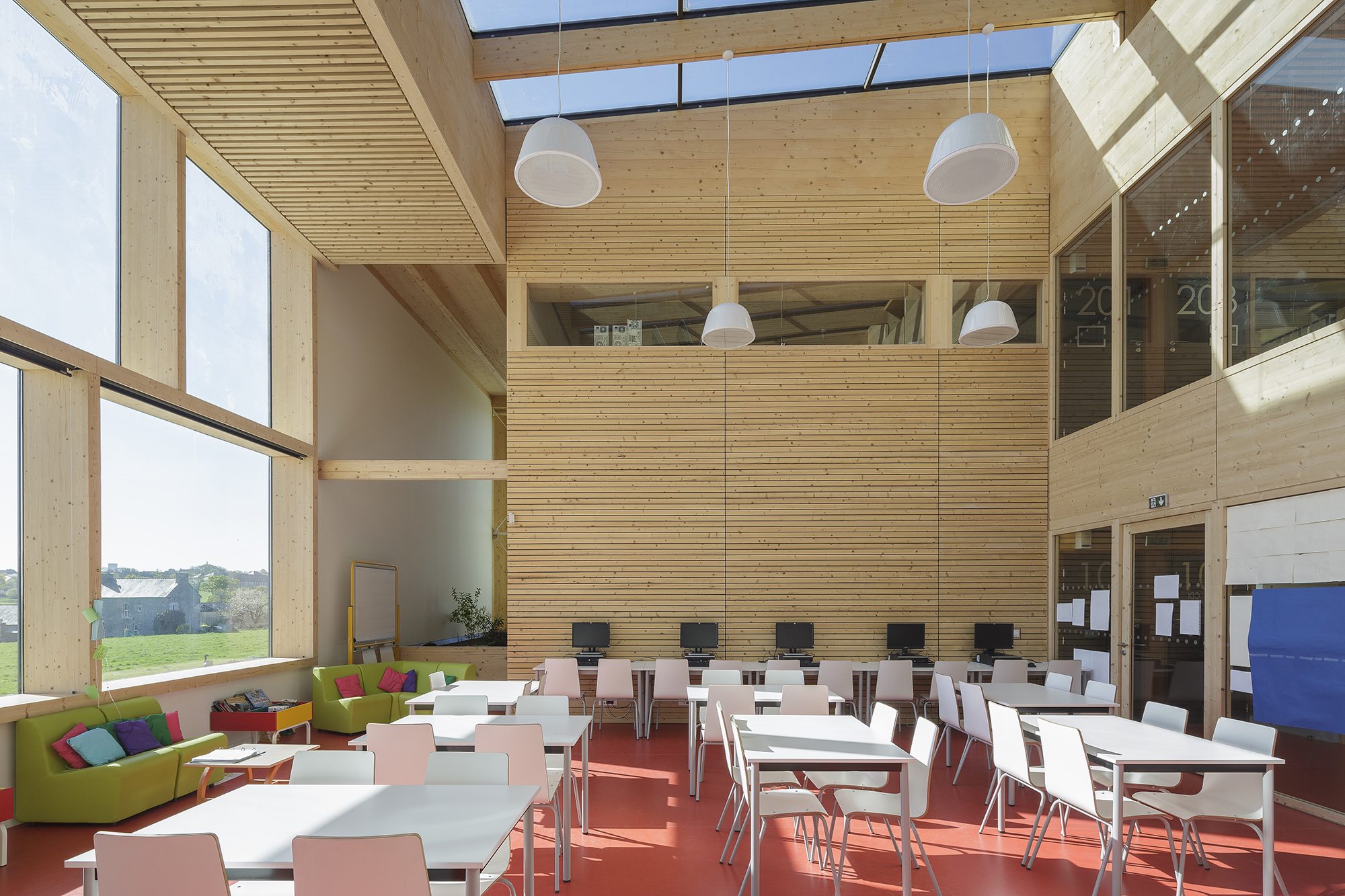 Collège Jean Monnet Broons by Dietrich Untertrifaller - Architizer
