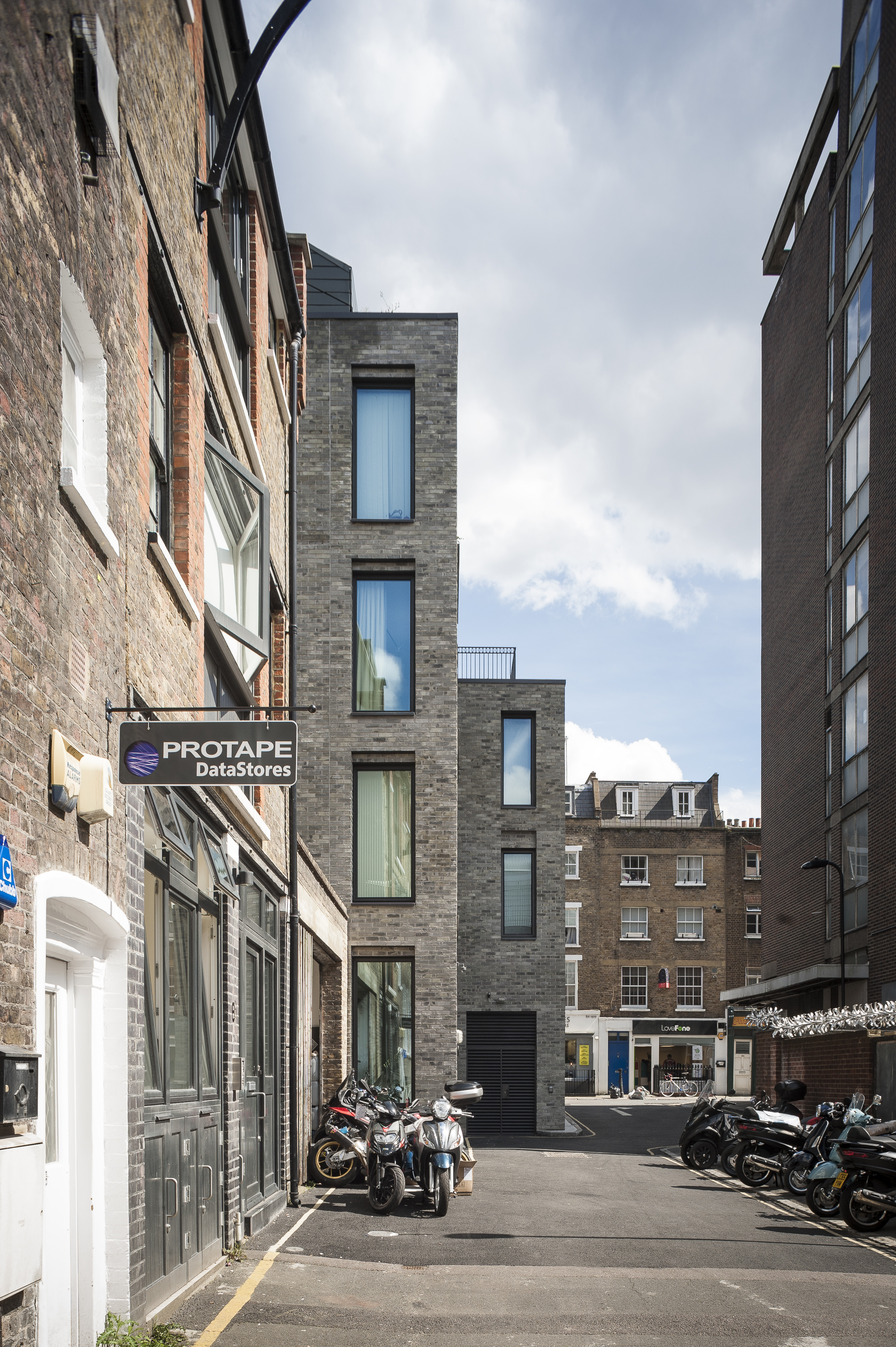 Corner House by DSDHA - Architizer