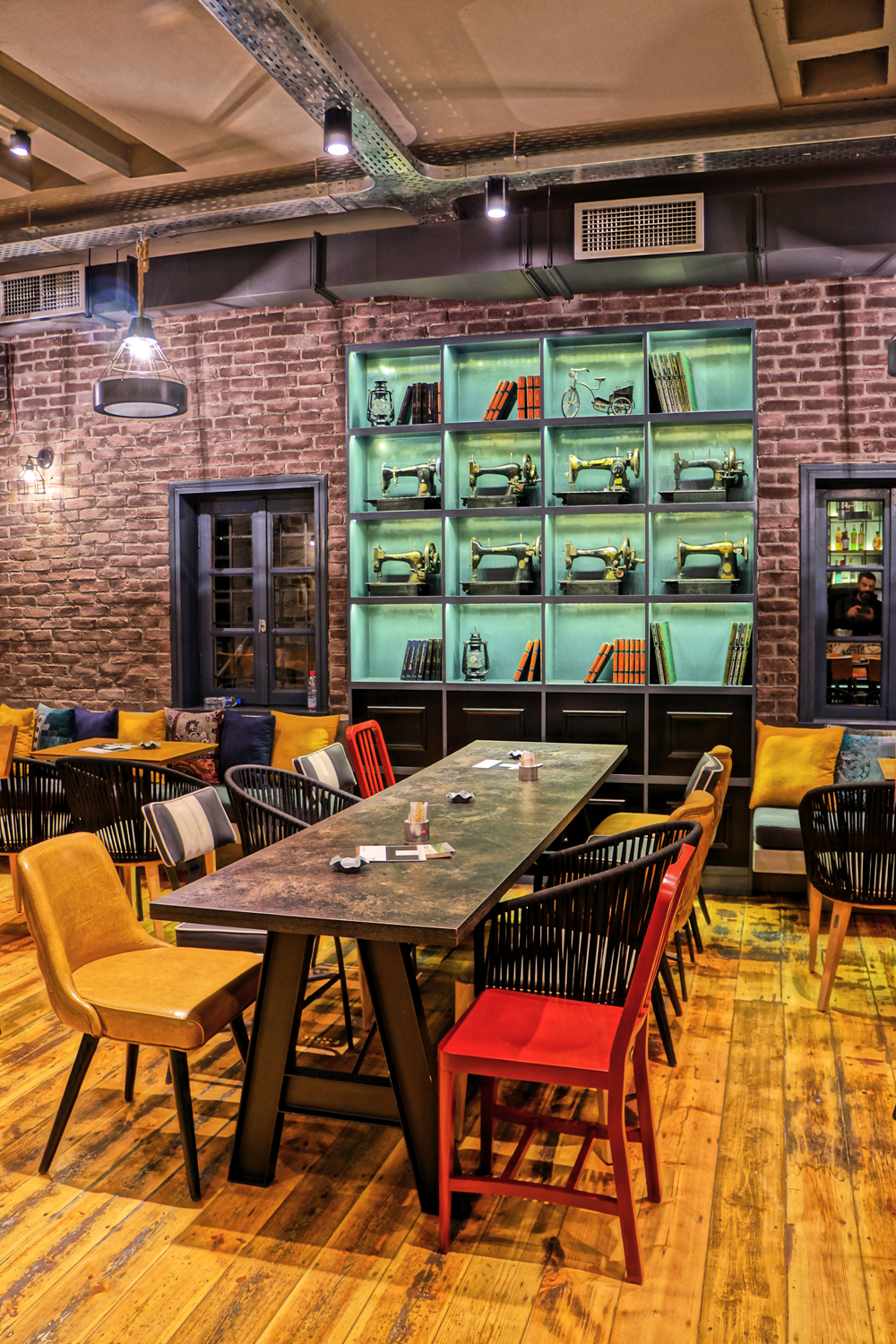 Lake's Tailor cafe-bar by G2LAB - Architizer