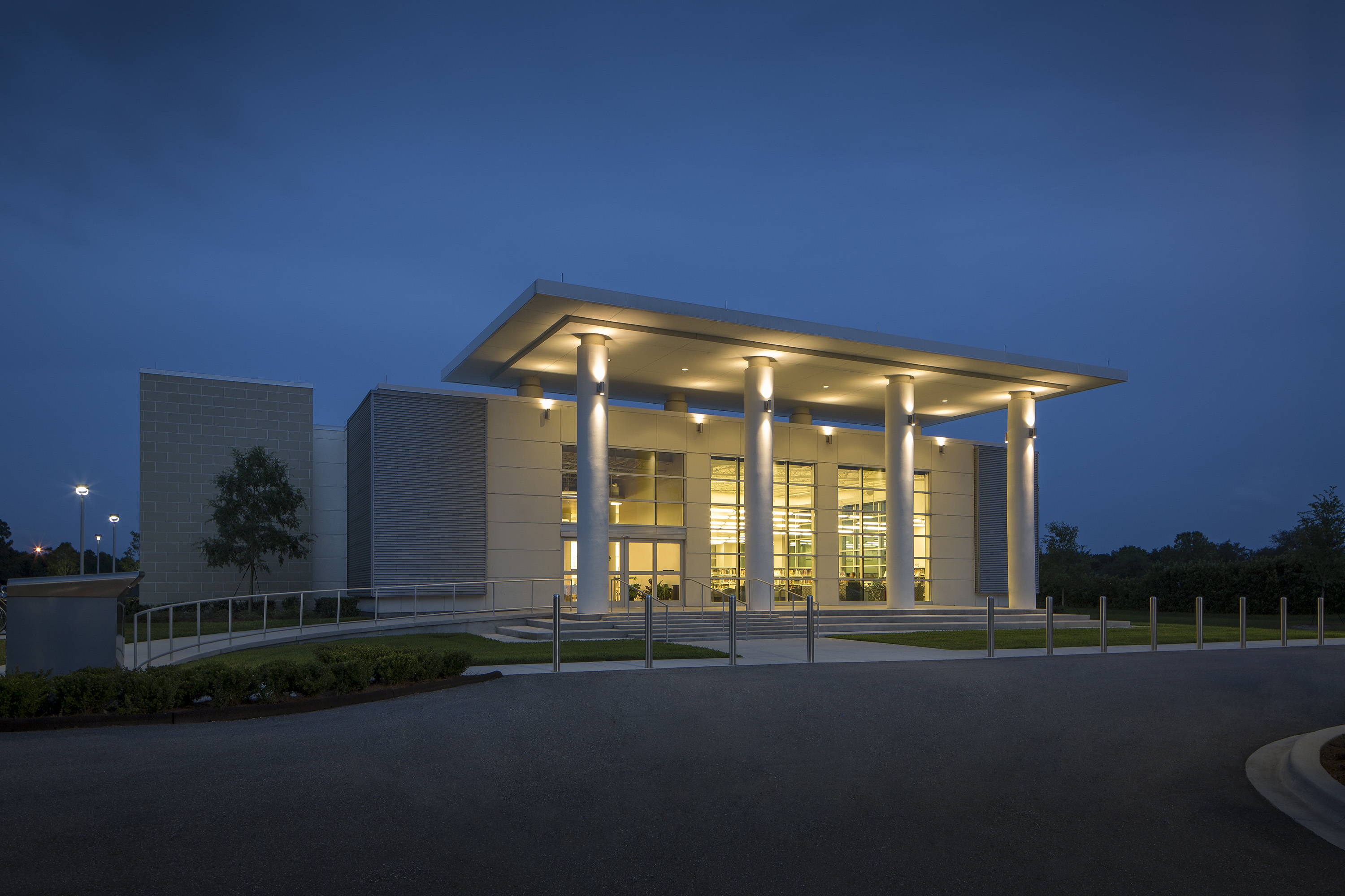 ServiceMaster Corporate Headquarters by Looney Ricks Kiss - Architizer