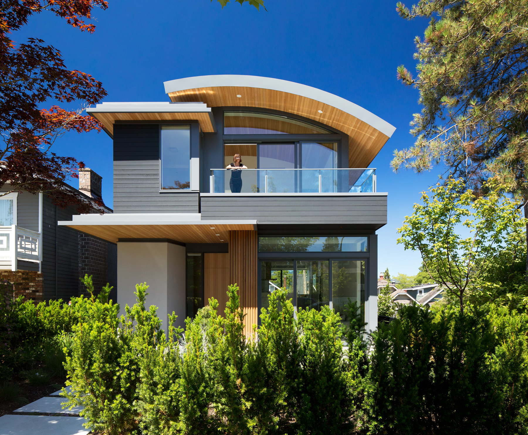 West 8th Residence by Frits de Vries Architects + Associates Ltd ...