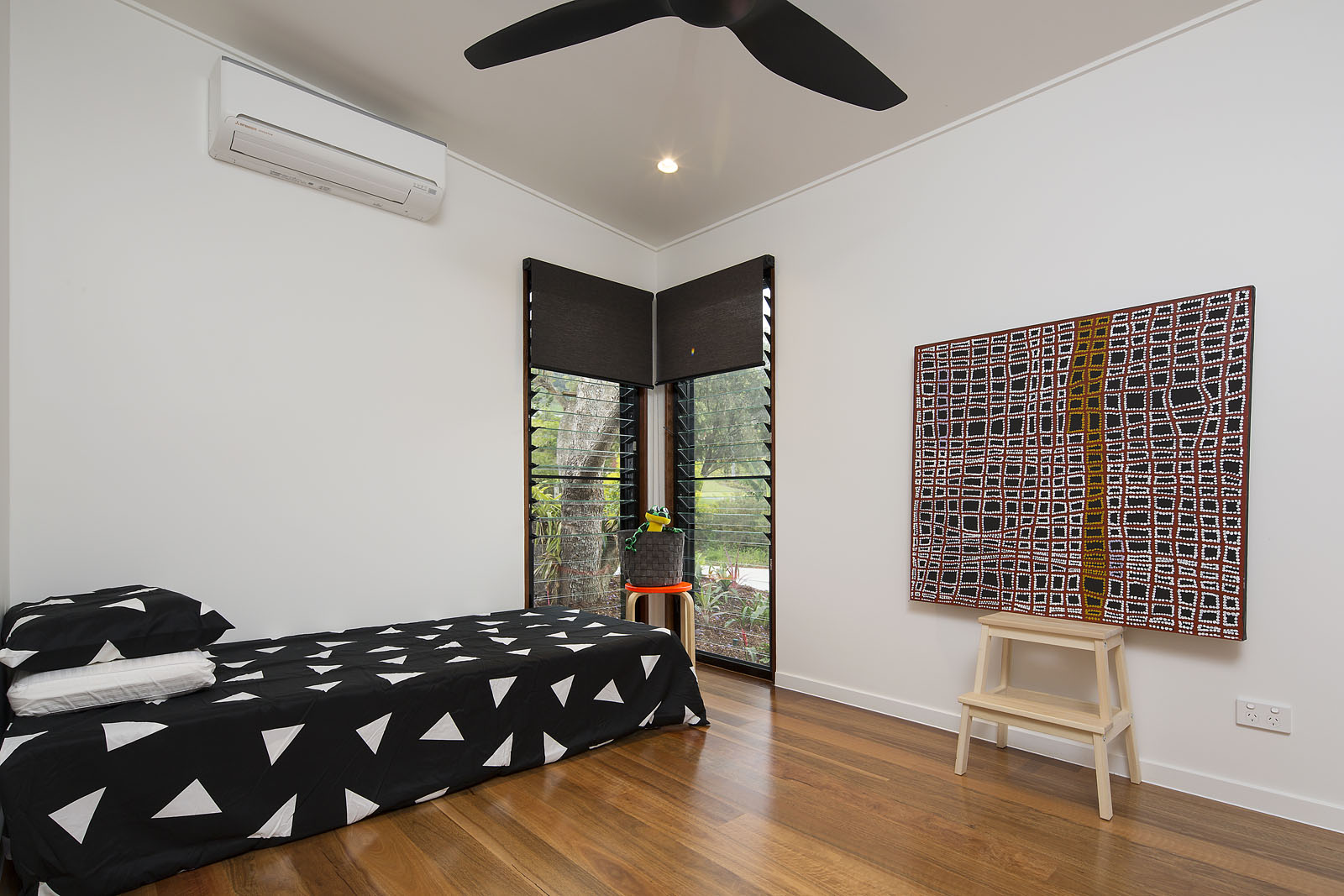 Samford Valley Small House by Baahouse + Baastudio - Architizer