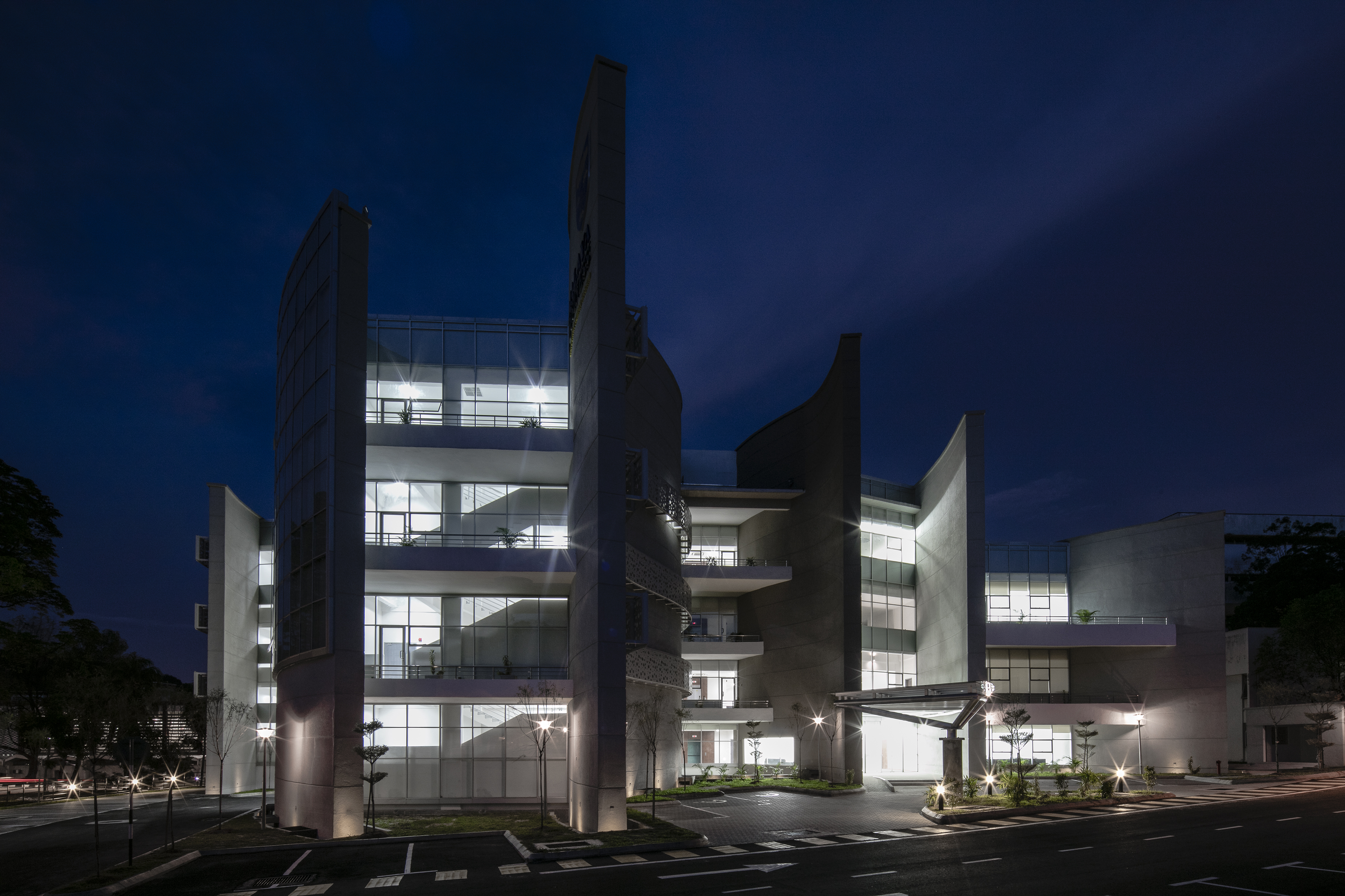 Graduate school of business University of Malaya by Obicua - Architizer