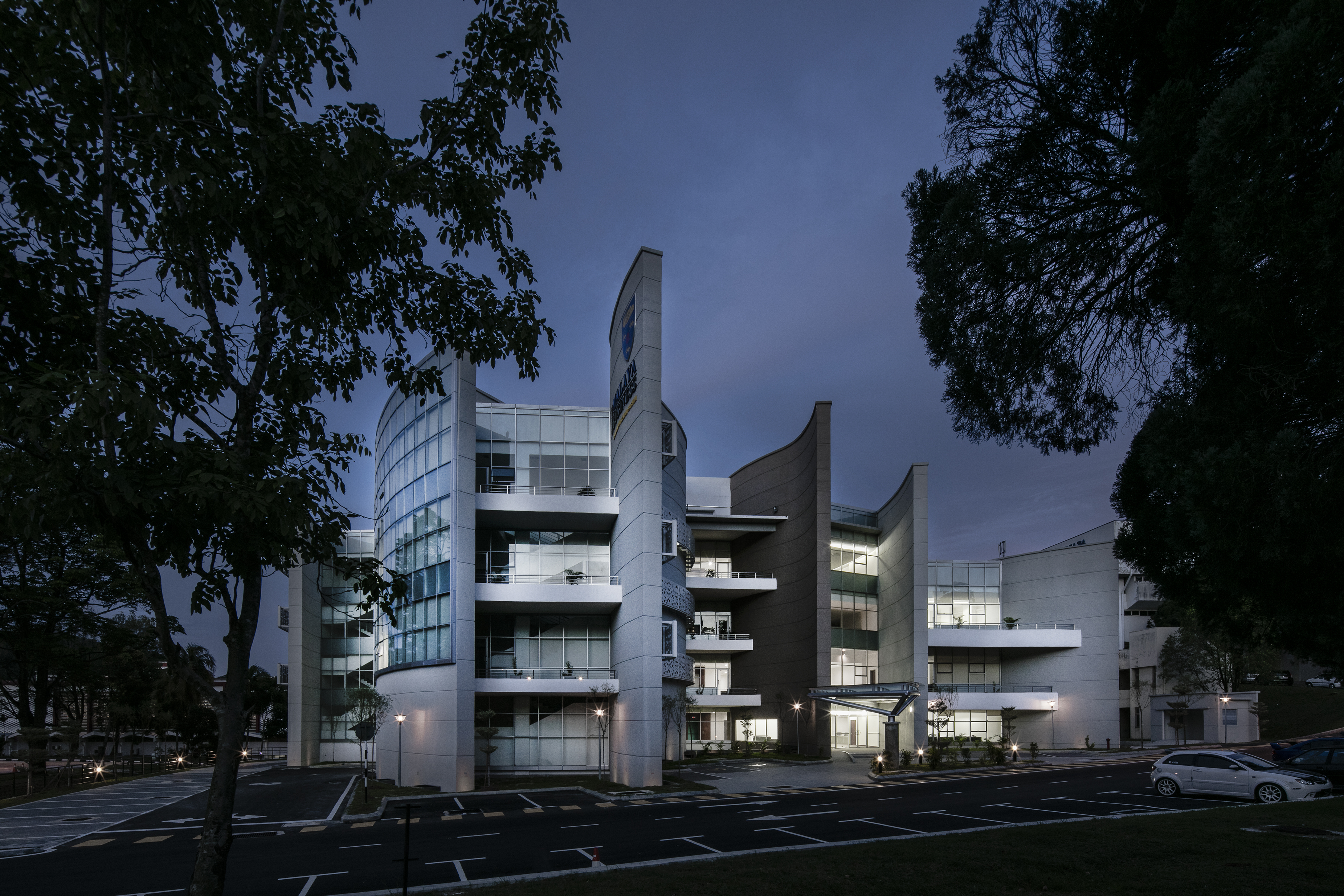 Graduate school of business University of Malaya by Obicua - Architizer