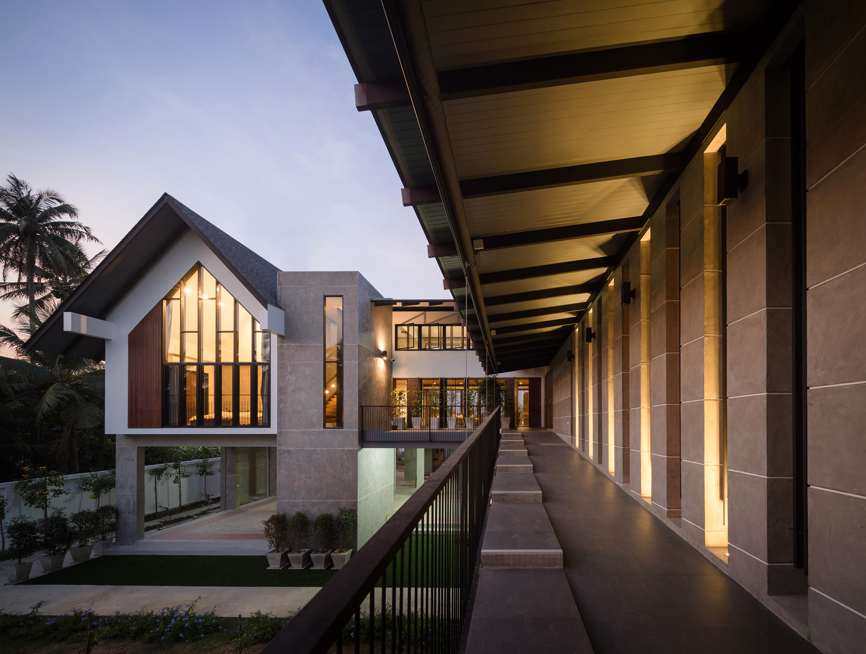 Idea 1962254: BAAN KLANG SUAN by ForX Design Studio in Thailand ...