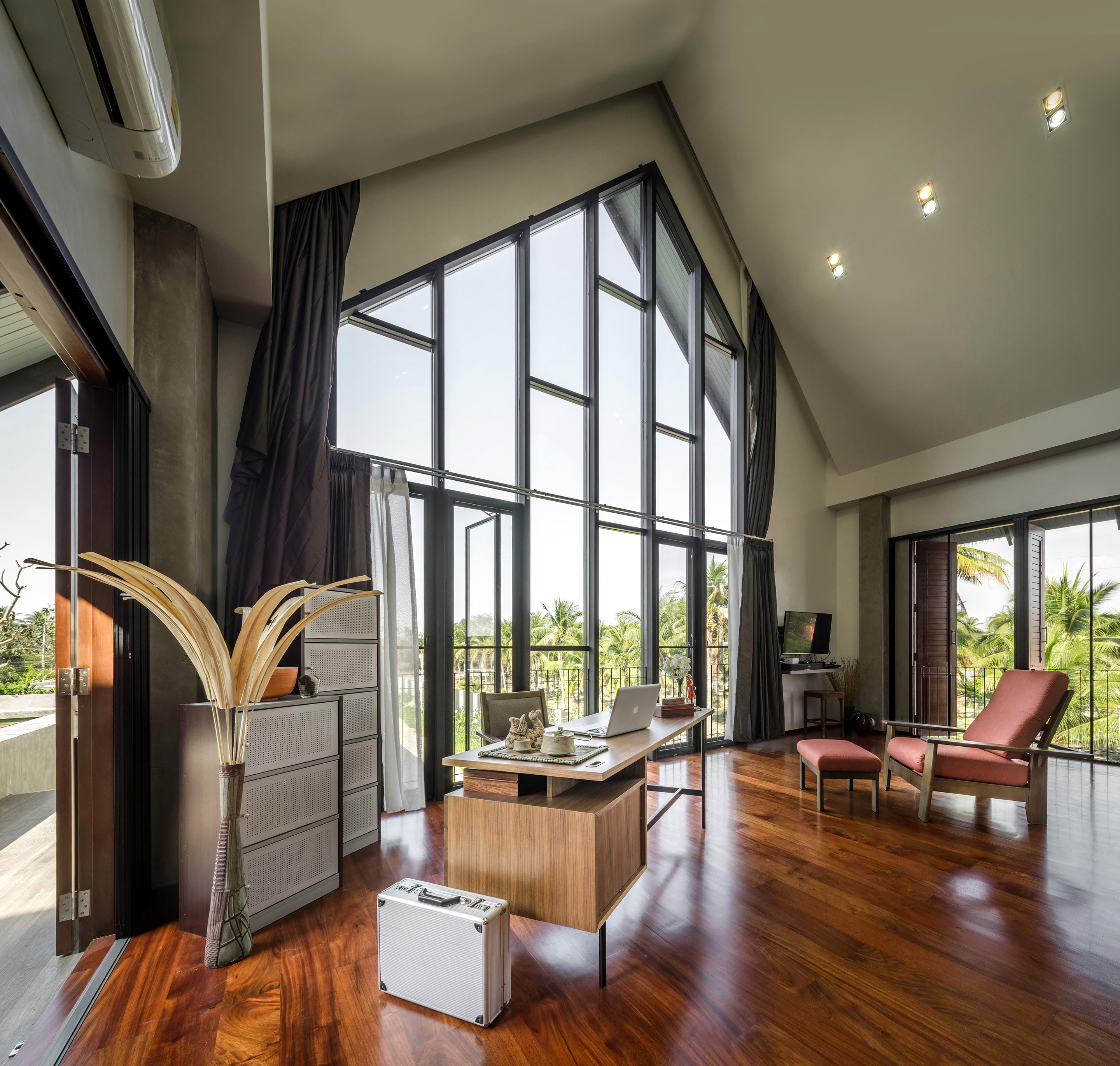 Idea 1962263: BAAN KLANG SUAN by ForX Design Studio in Thailand ...