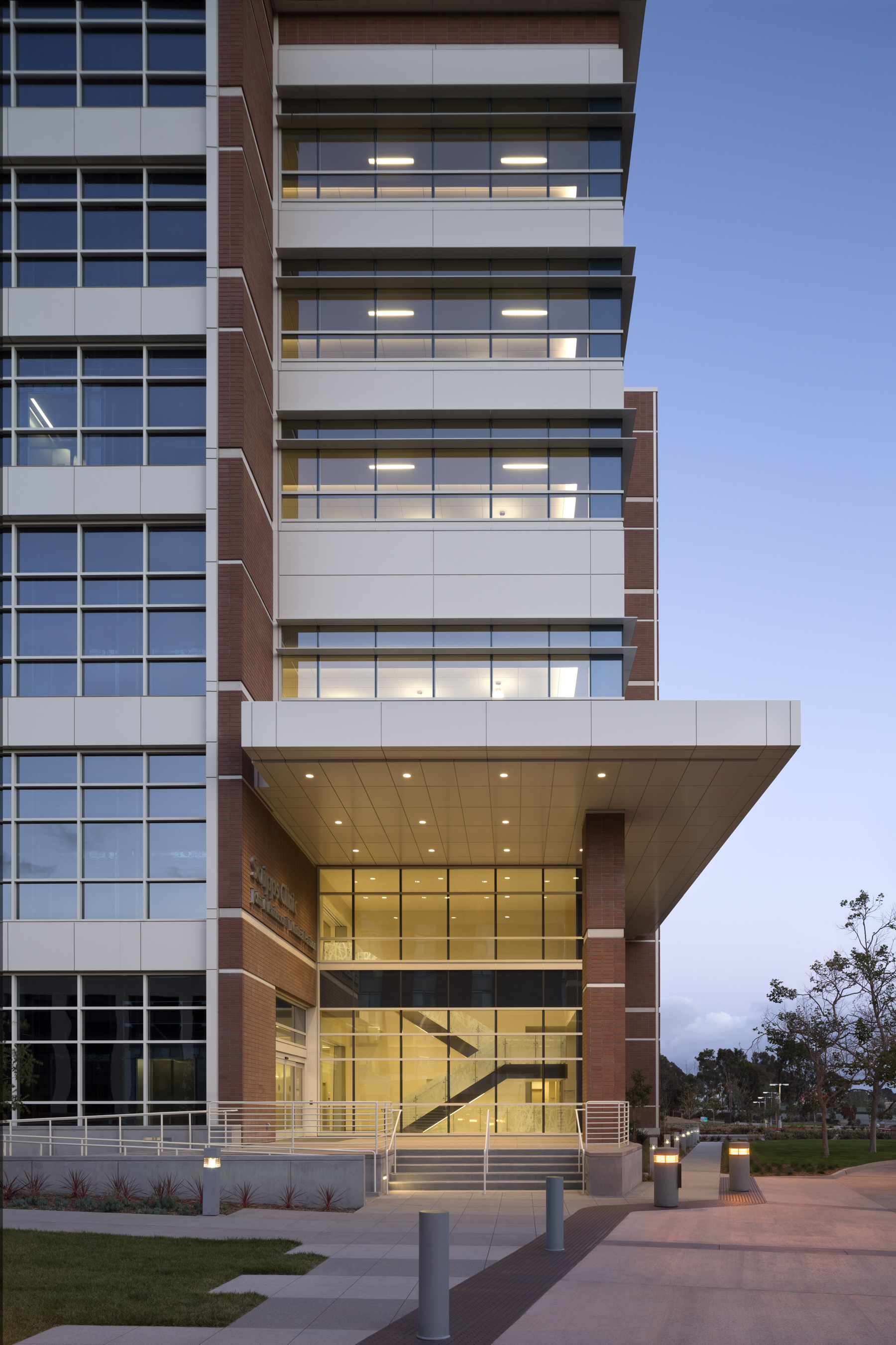 Scripps Clinic John R. Anderson V Medical Pavilion by Taylor Design ...