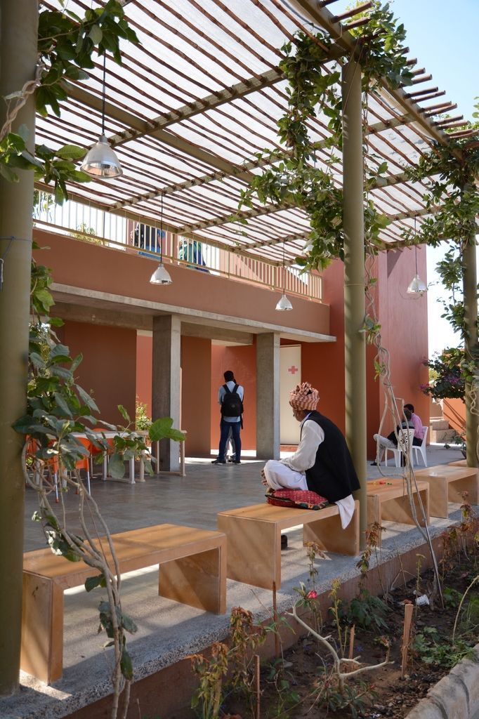 living & learning design center - Architizer