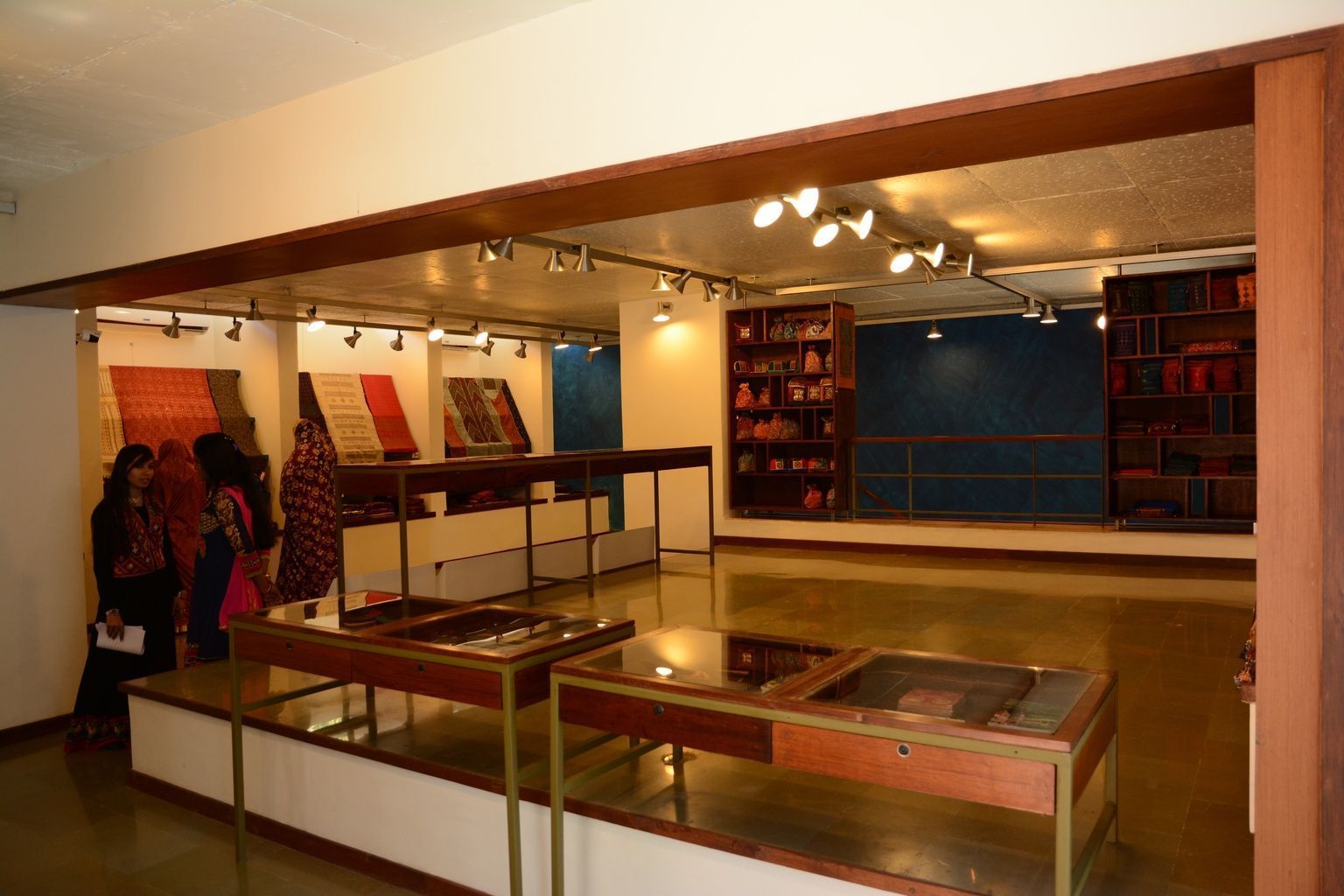 living & learning design center - Architizer