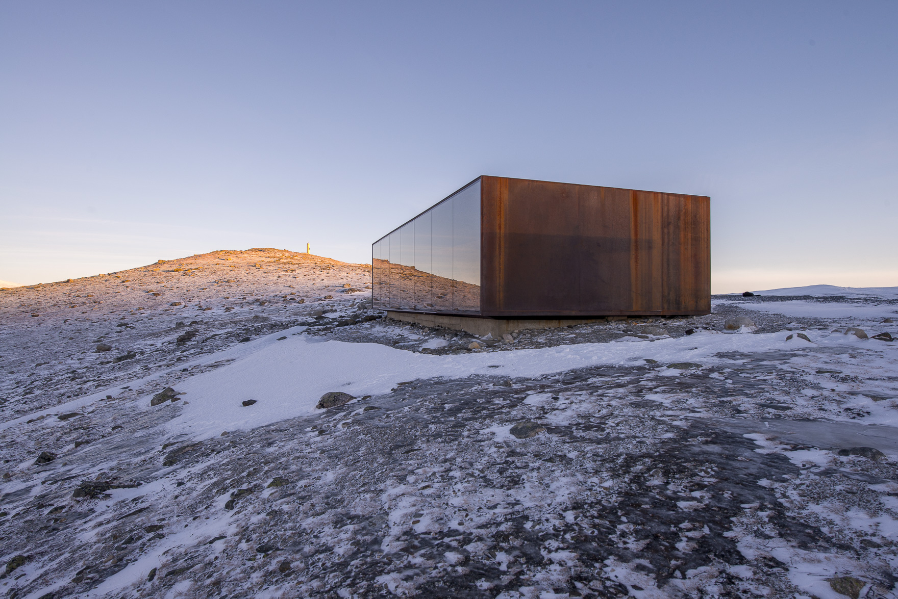 Tverrfjellhytya : Snohetta Viewpoint by Steve King Architectural ...