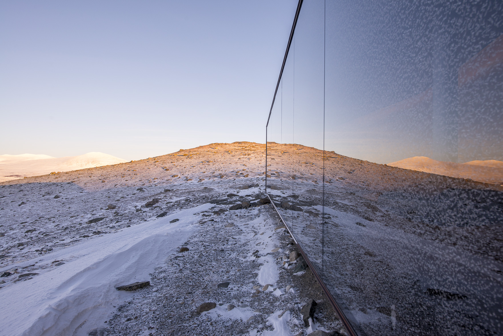 Tverrfjellhytya : Snohetta Viewpoint by Steve King Architectural ...