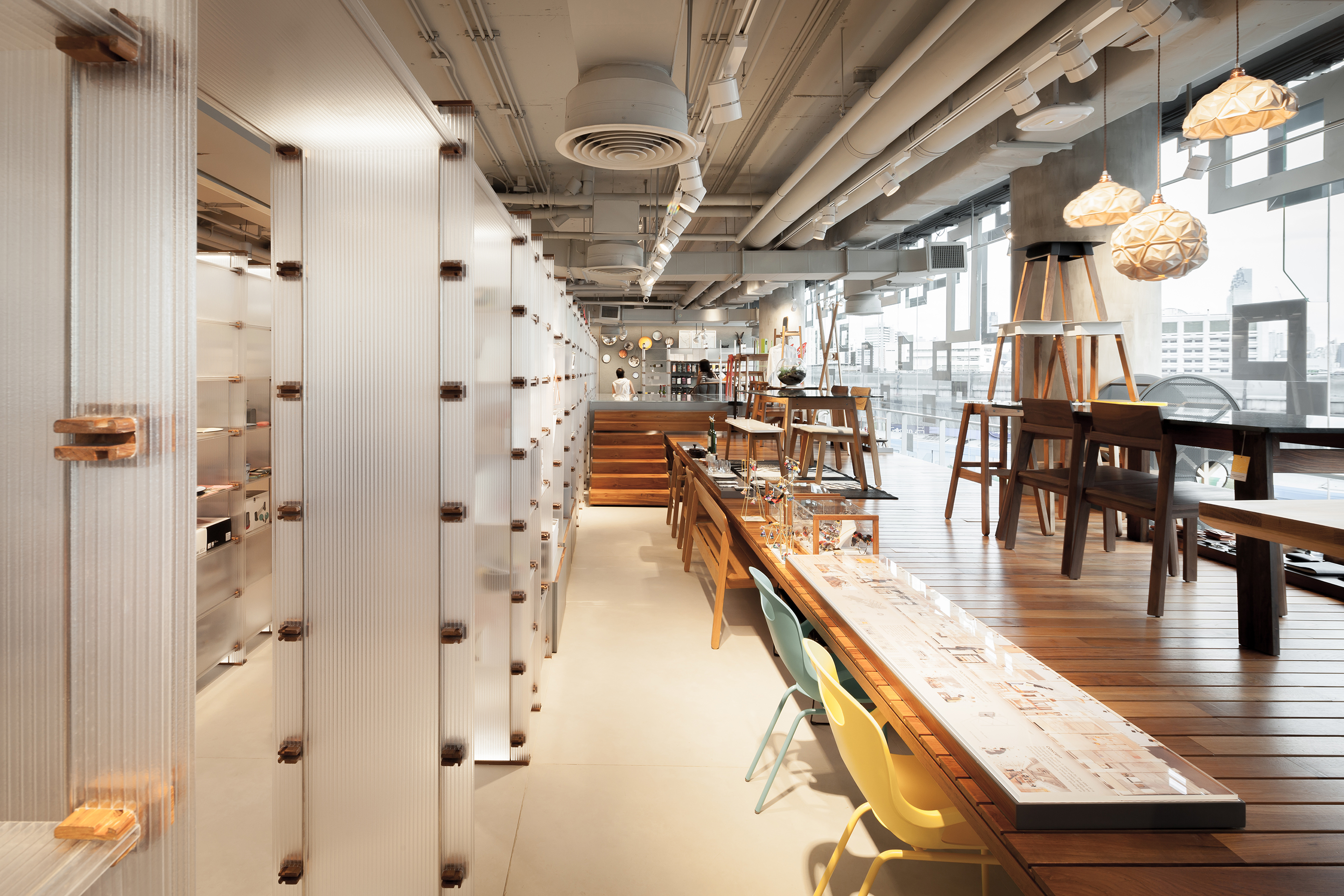 ROOM Concept Store Siam Discovery by MAINCOURSE - Architizer