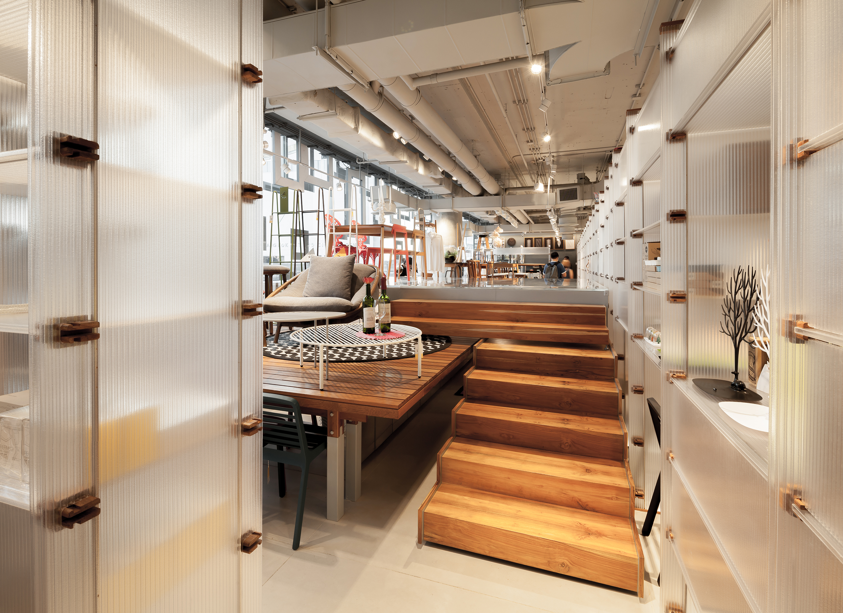 ROOM Concept Store Siam Discovery by MAINCOURSE - Architizer