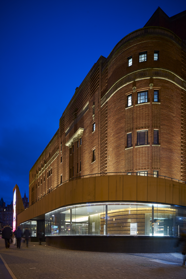 Liverpool's Royal Court Theatre by Allford Hall Monaghan Morris ...