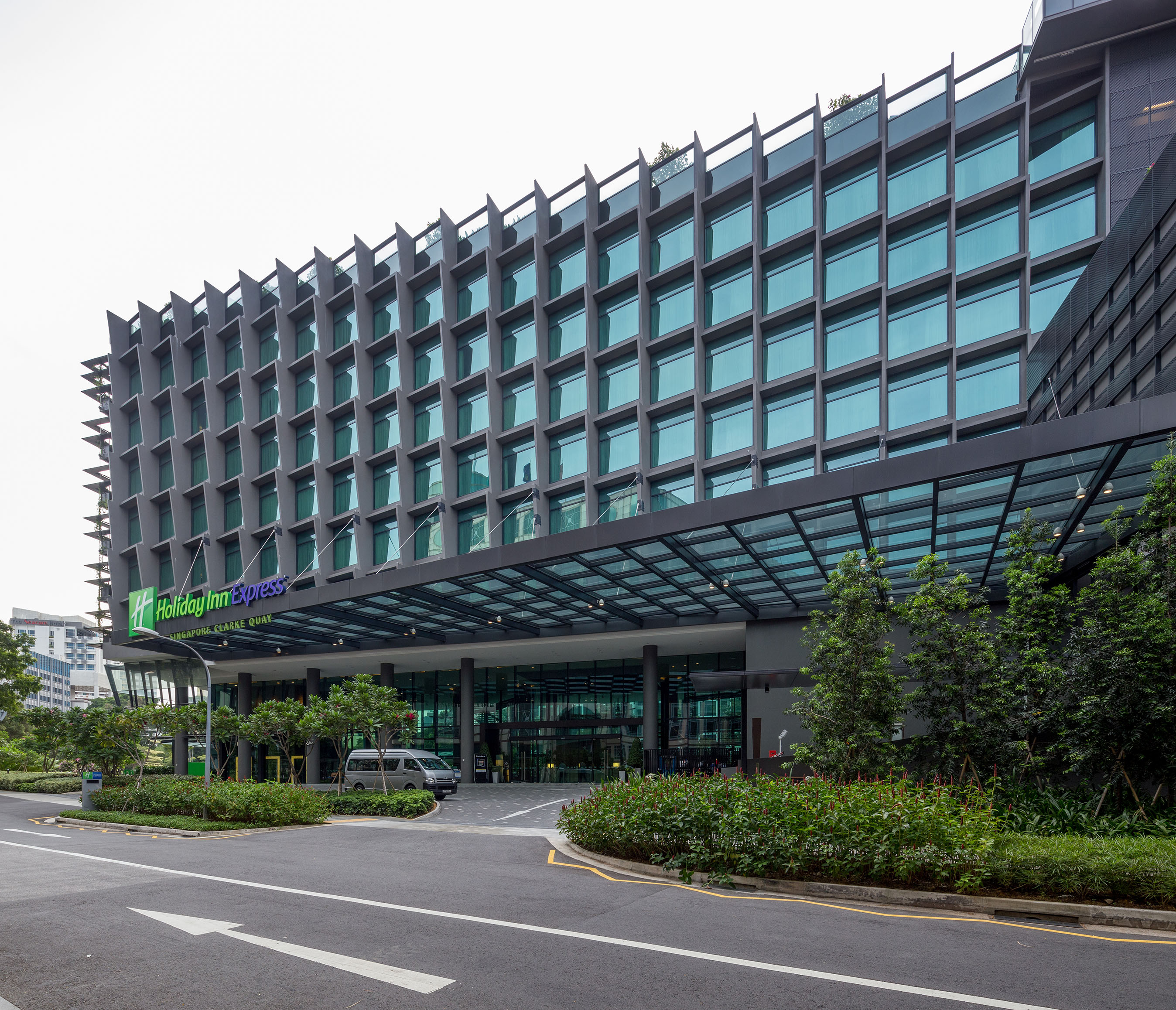 Holiday Inn Express - Landscape by ONG&ONG - Architizer