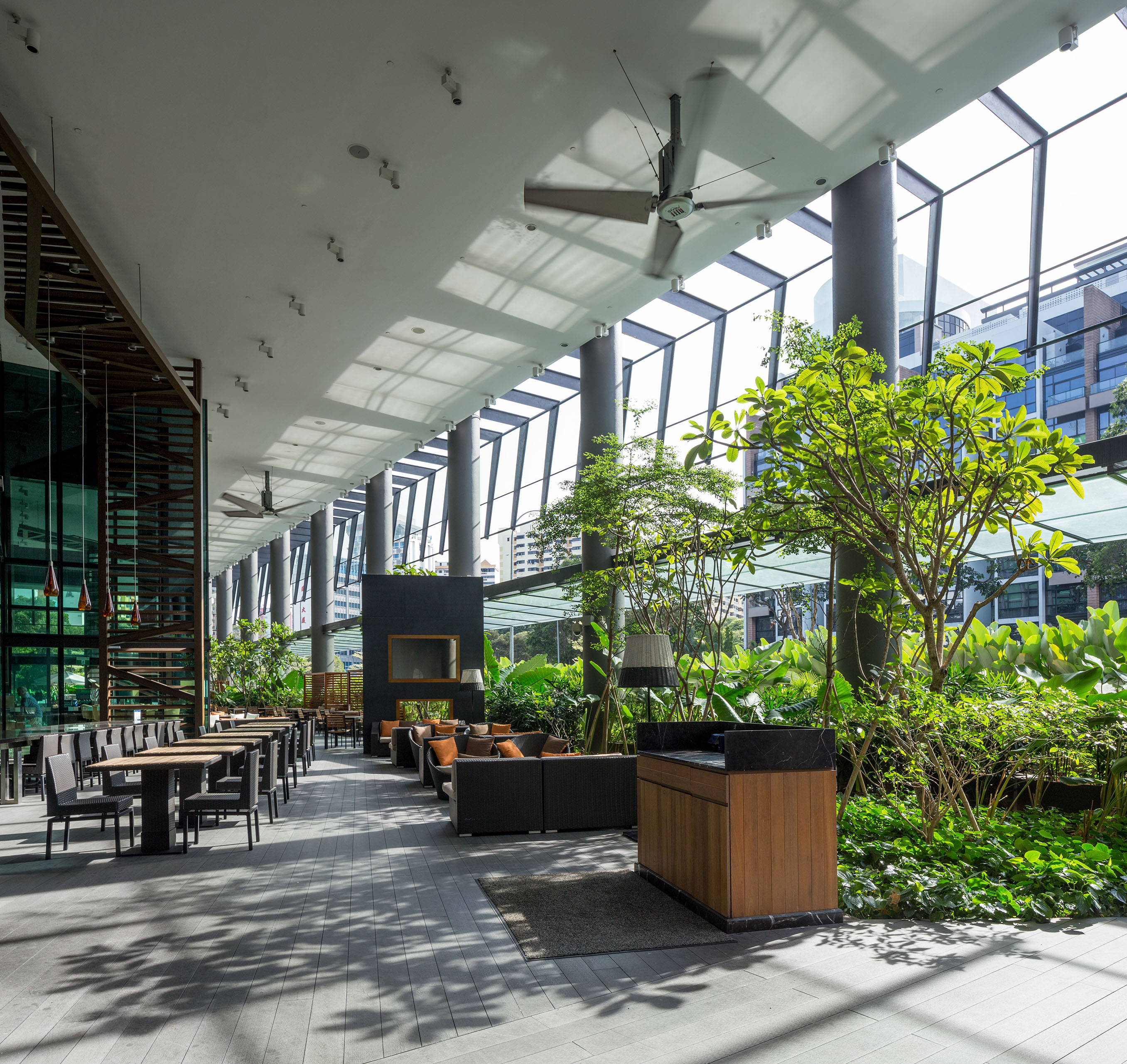 Holiday Inn Express - Landscape by ONG&ONG - Architizer