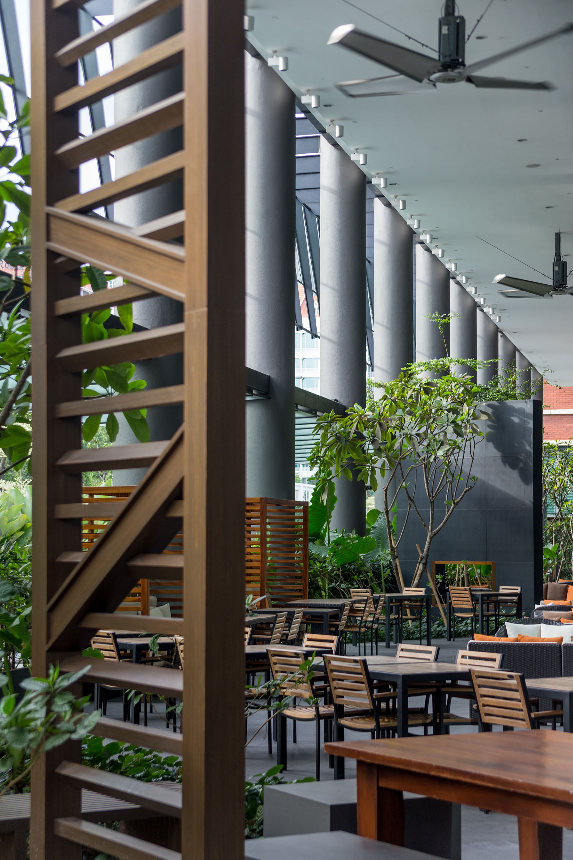 Holiday Inn Express - Landscape by ONG&ONG - Architizer