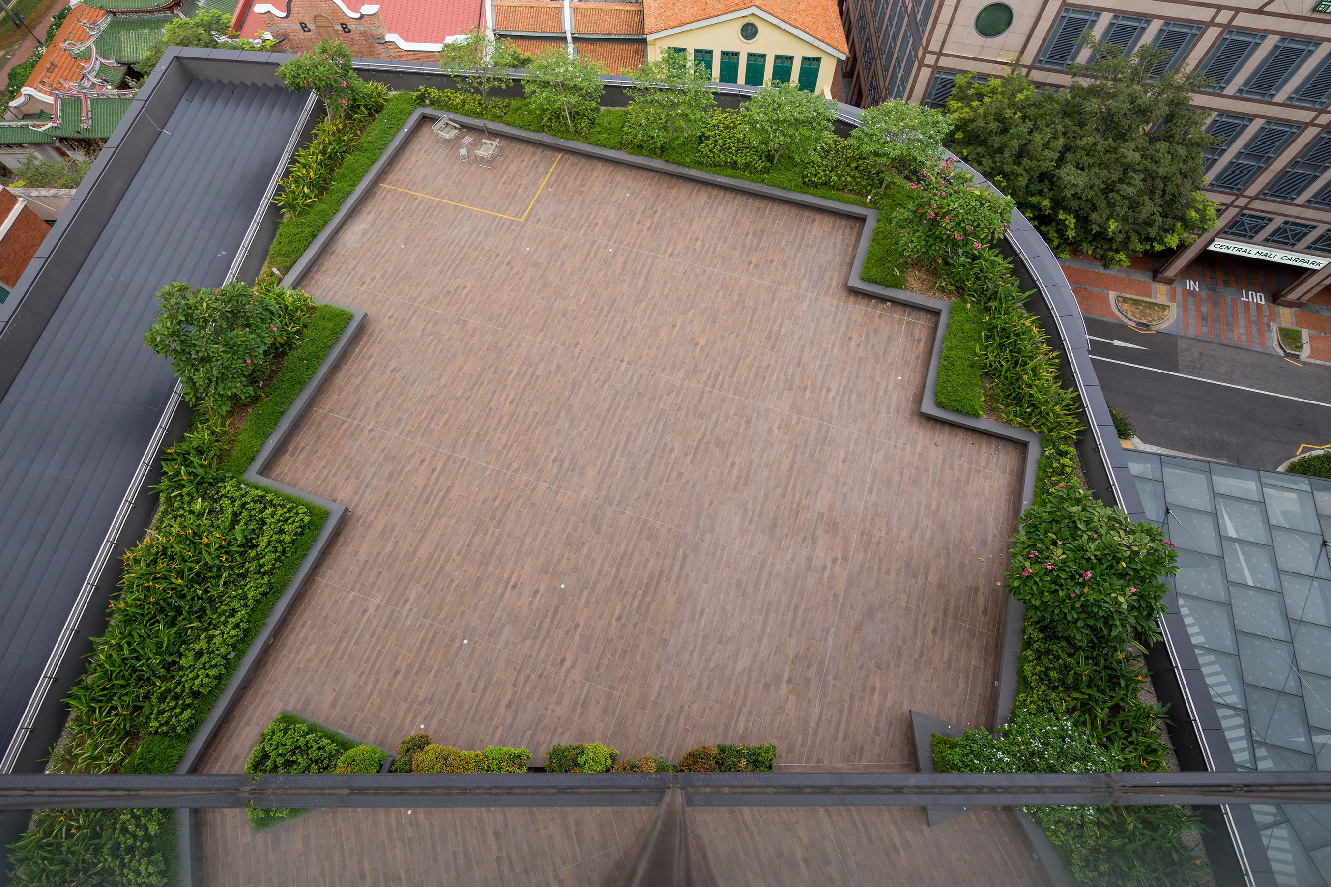 Holiday Inn Express - Landscape by ONG&ONG - Architizer