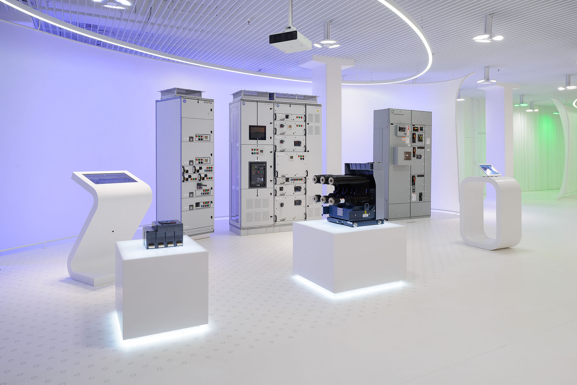GE CUSTOMER EXPERIENCE CENTER by Zalewski Architecture Group - Architizer