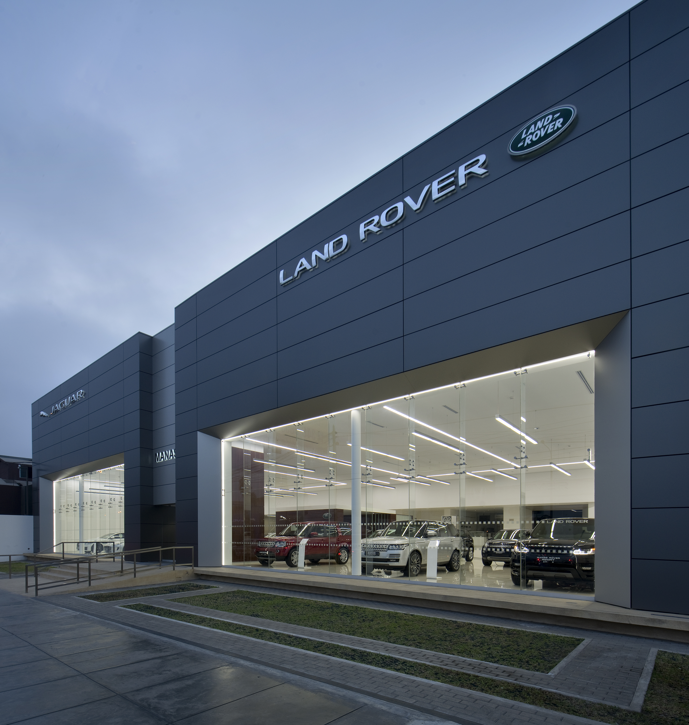 Jaguar Land Rover Lima by TSM Asociados - Architizer