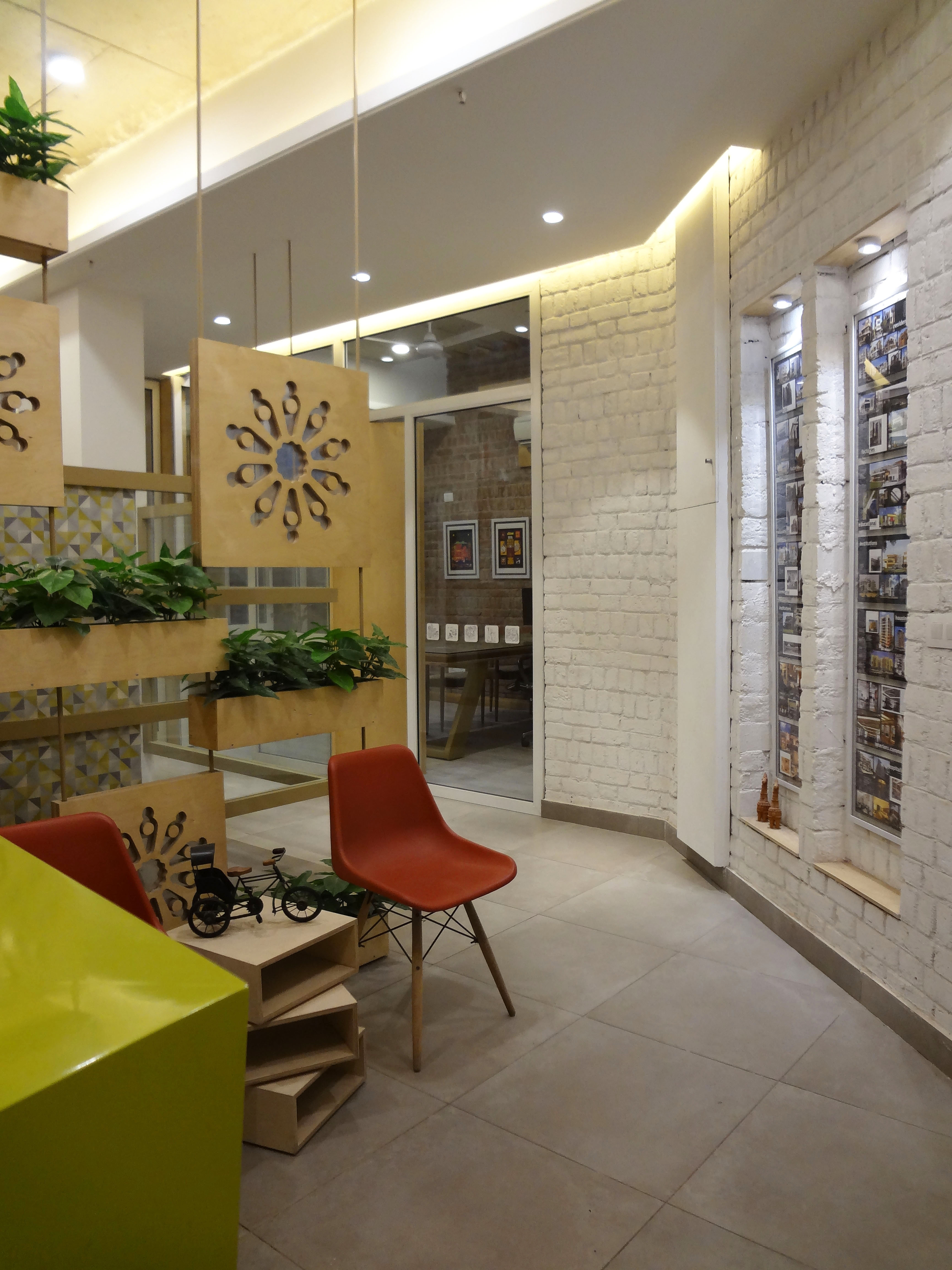 Idea 2021882: Office Interior by Architects Consortium in New Delhi ...