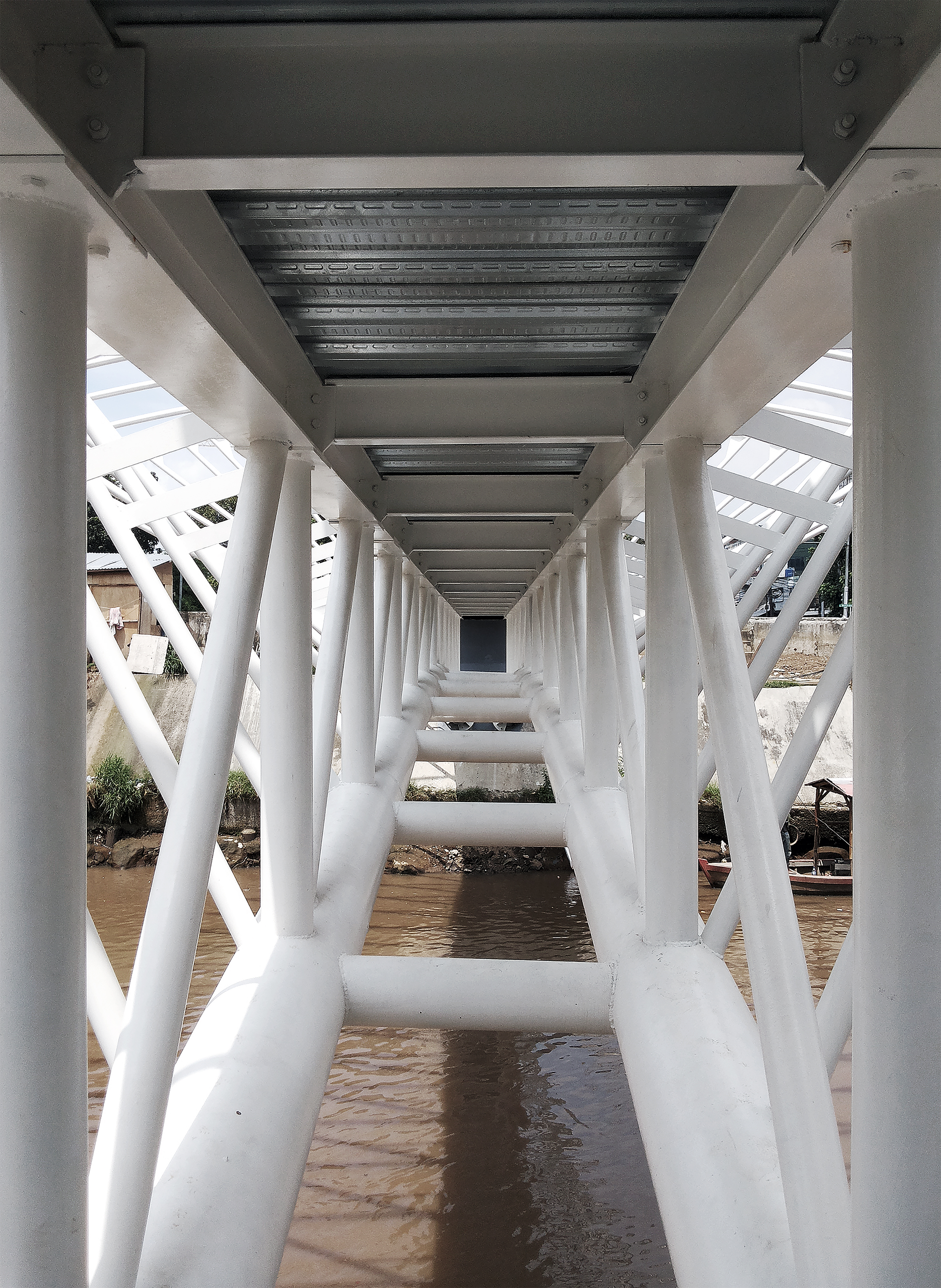 Pedestrian Crossing Bridge Jayakarta by MAHASTUDIO - Architizer