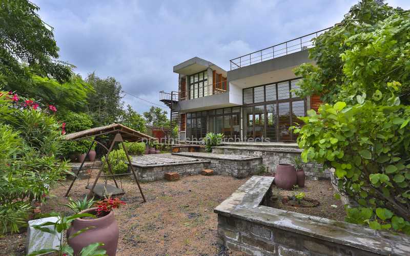 Villa Aaranyak - Farmhouse Design in India by prarthit shah architects ...