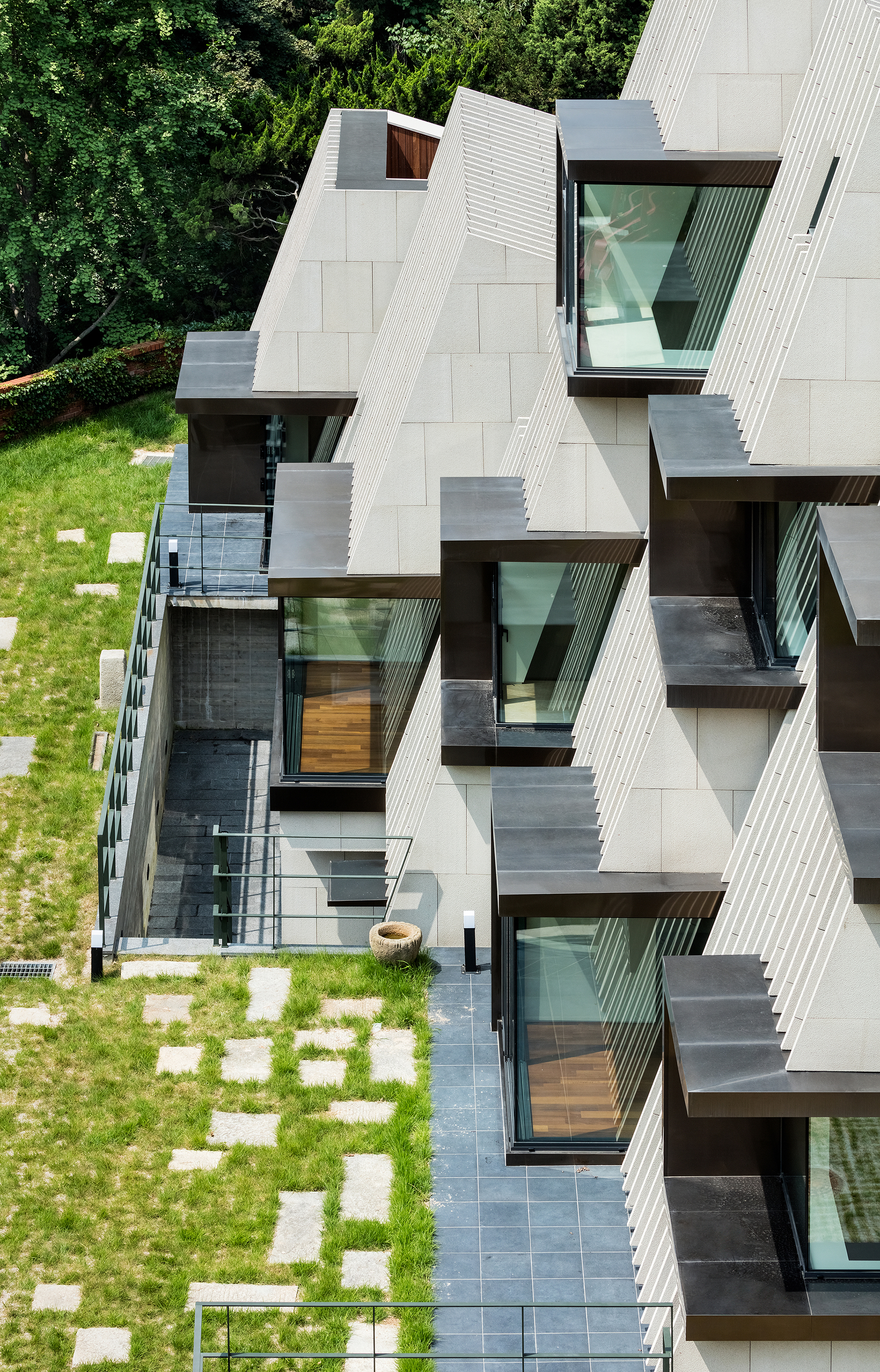 Deep House by poly.m.ur - Architizer