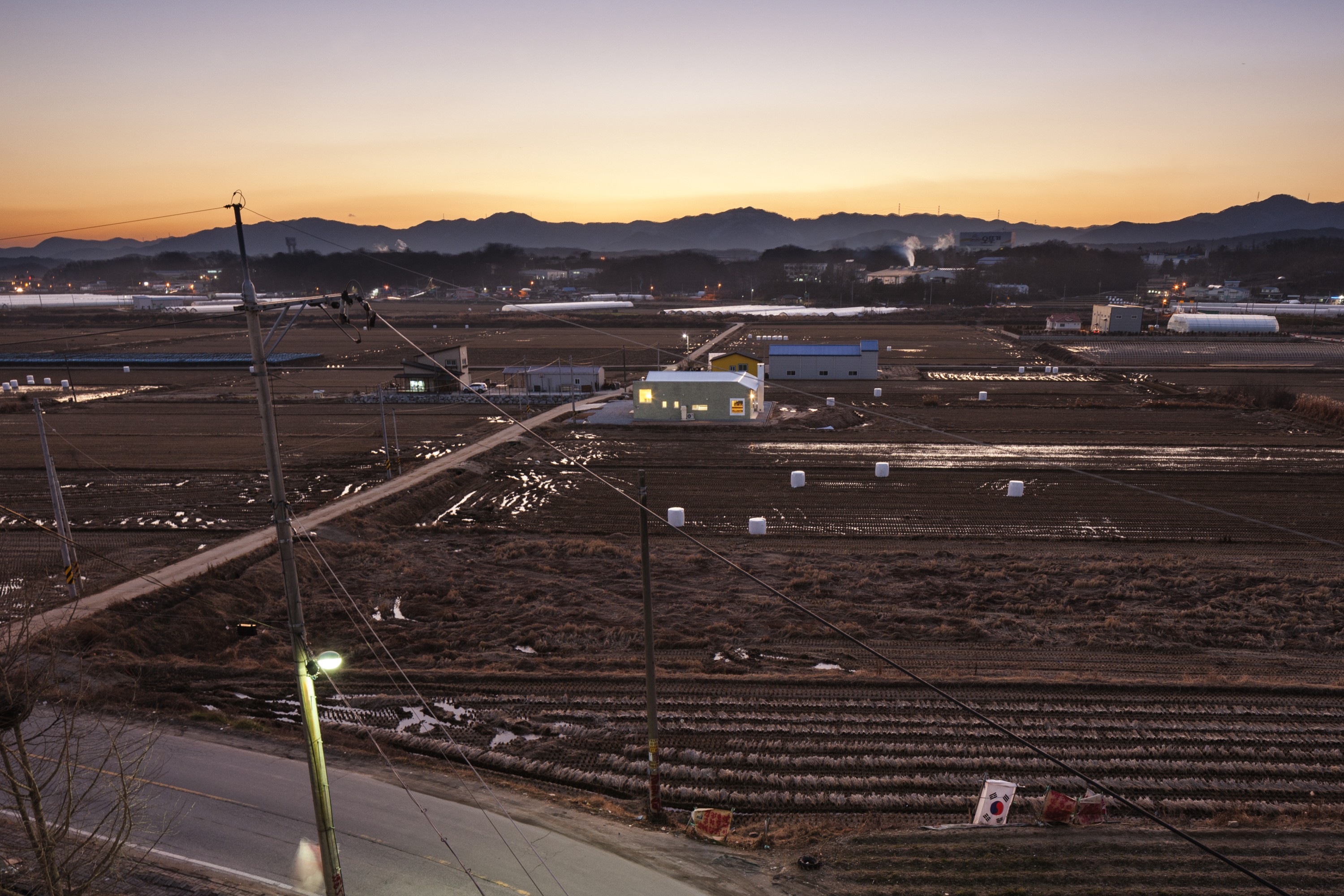 Idea 2047961: ㄷHouse (digeut-jip) by EHLA in Eumseong-gun, South Korea ...