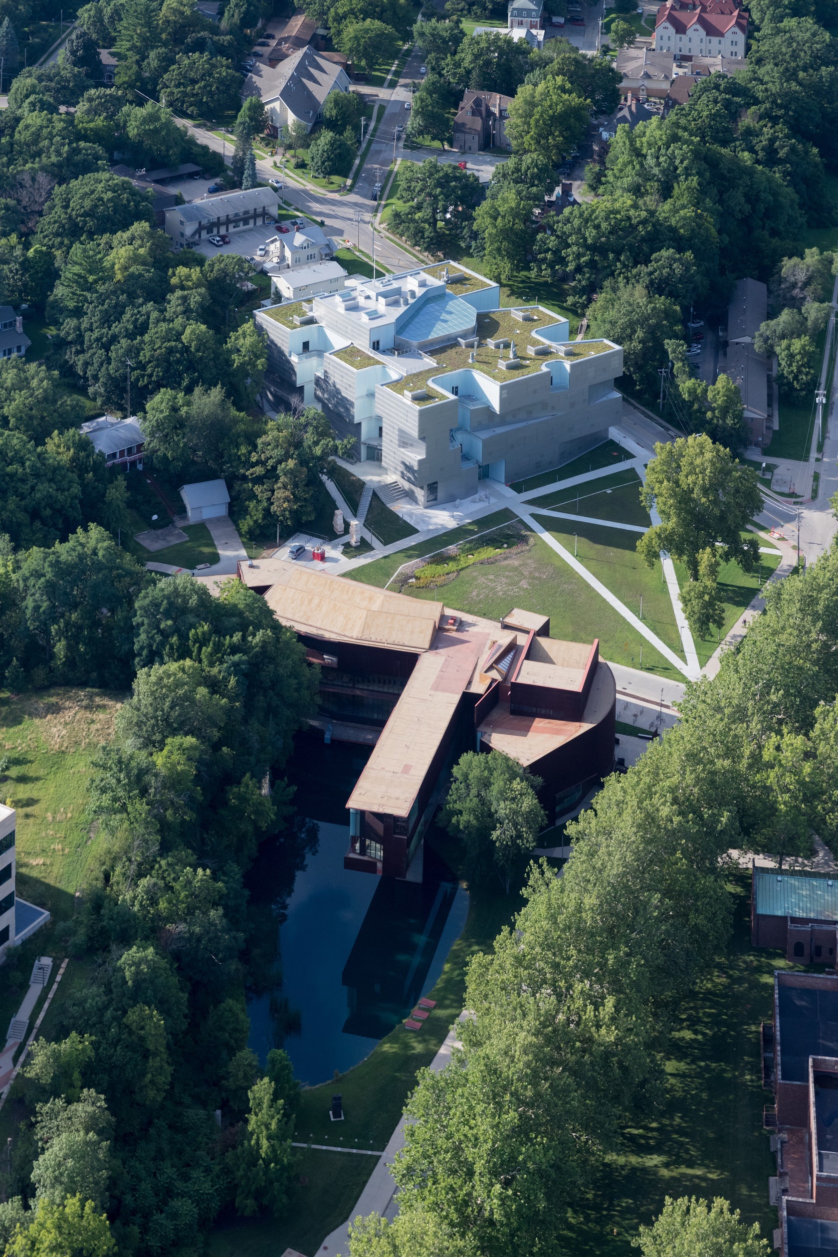 Visual Arts Building, University of Iowa by Steven Holl Architects ...