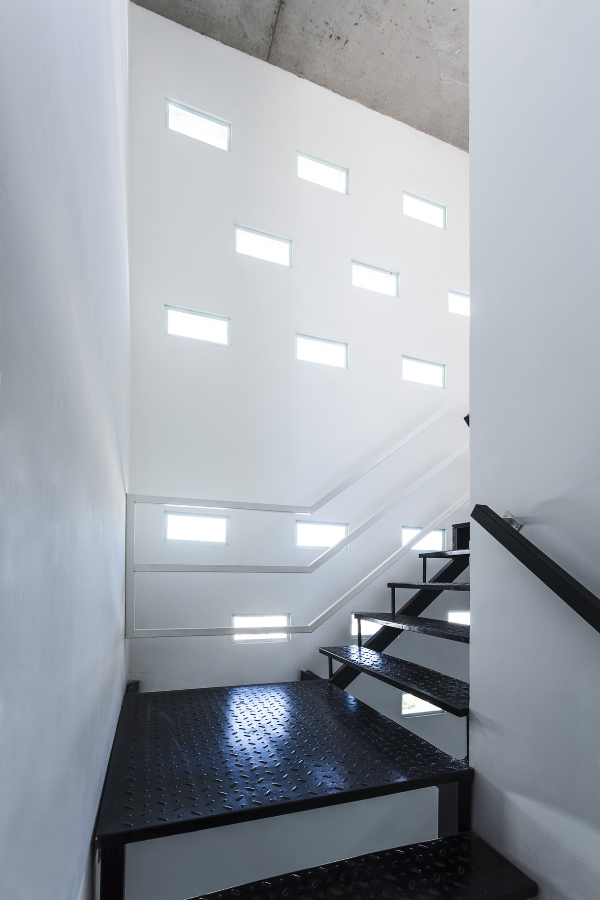Edificio Tucumán 2615 by GARNERONE + RAMOS Arq. - Architizer