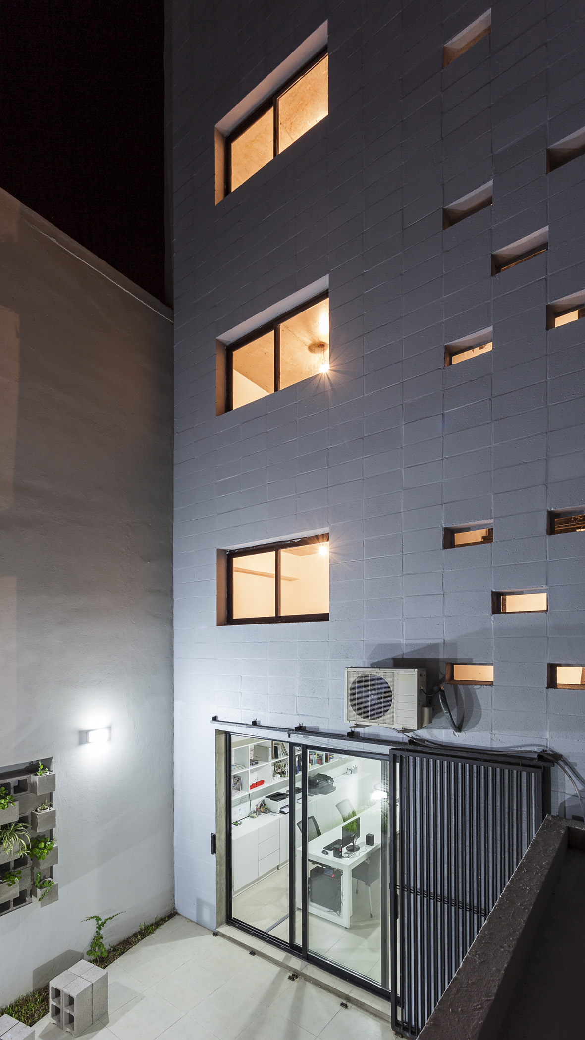 Edificio Tucumán 2615 by GARNERONE + RAMOS Arq. - Architizer