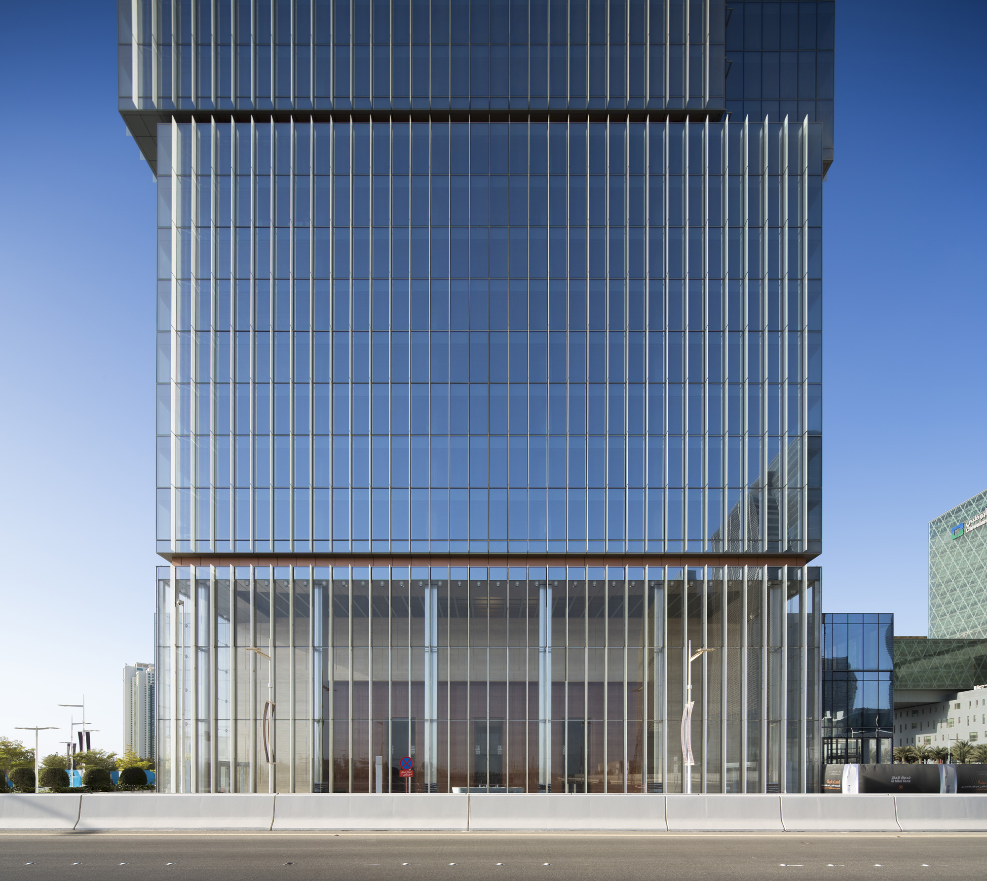 Idea 2054581: Al Hilal Bank Office Tower by Goettsch Partners in Abu ...
