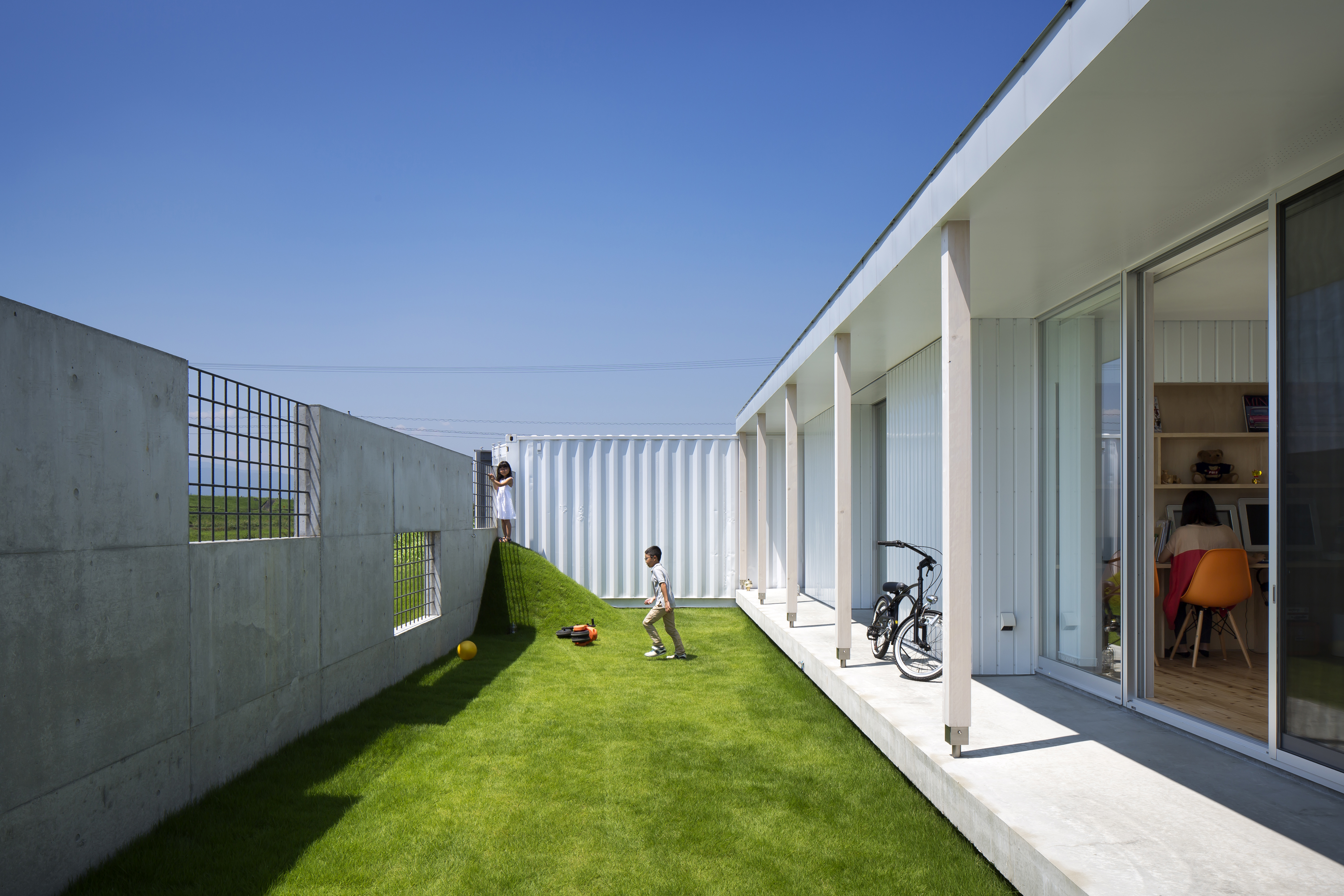 CONTAINER BASE by CONTAINER DESIGN - Architizer