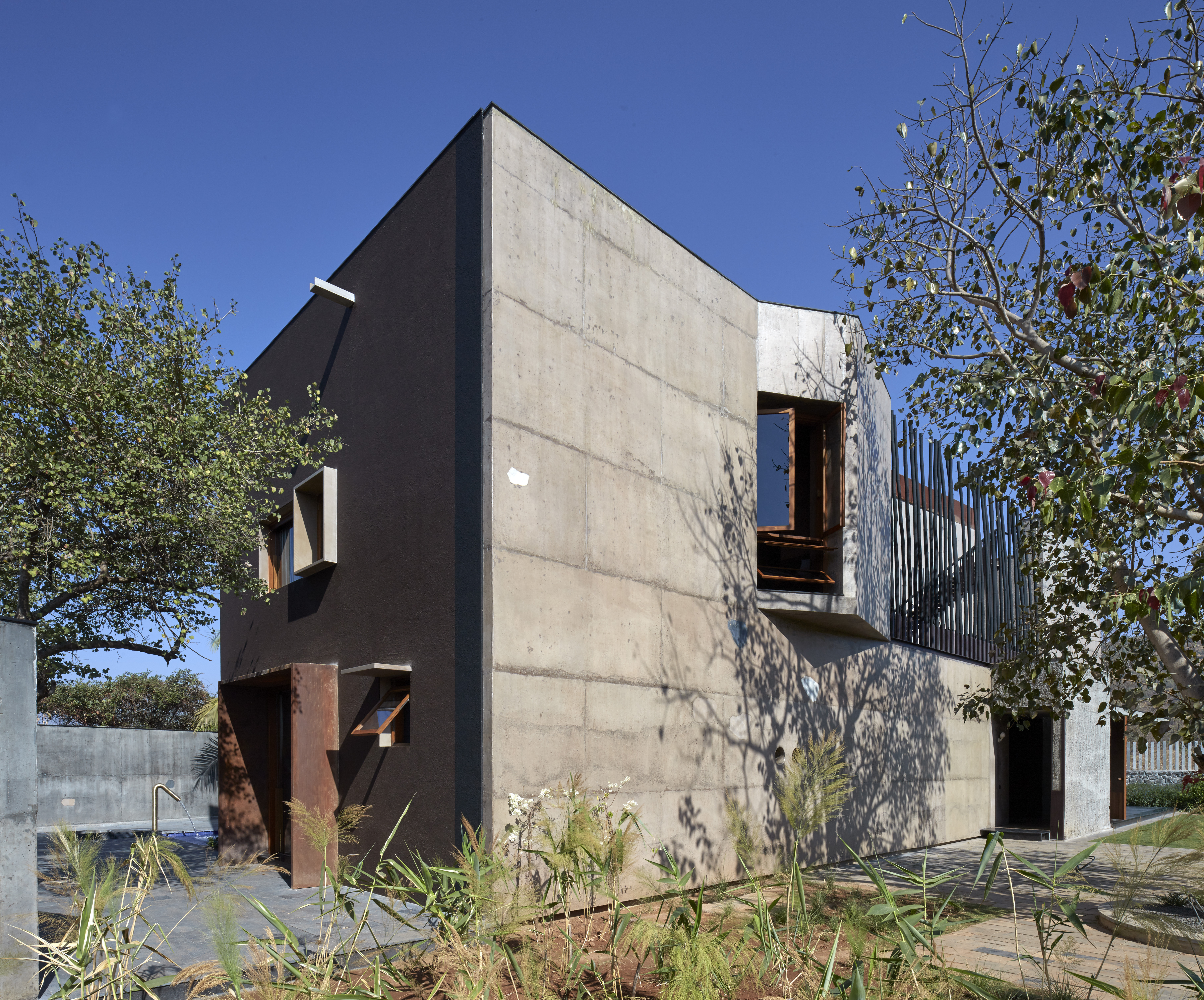 The Shadow House by Samira Rathod Design Associates - Architizer