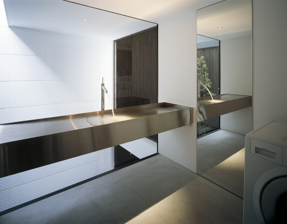 House in Showacho by Fujiwaramuro Architects - Architizer