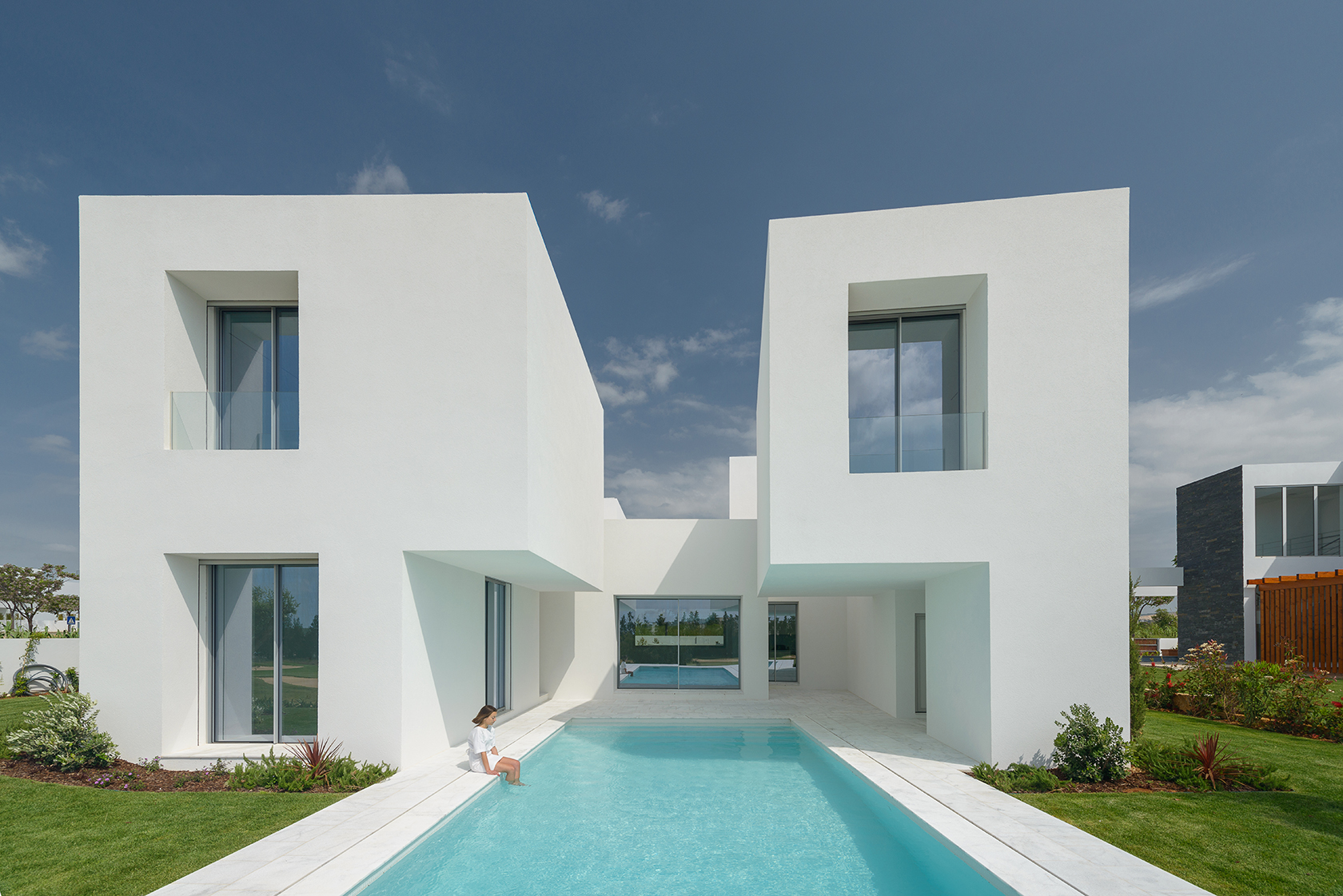 Between Two White Walls by Corpo Atelier - Architizer